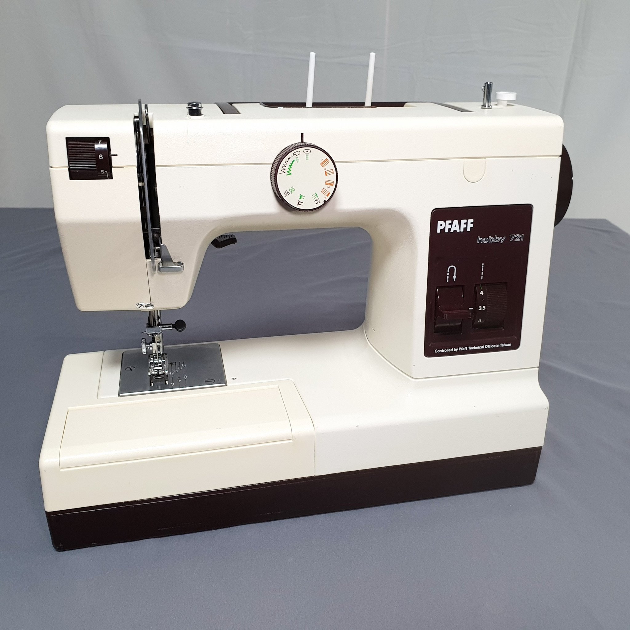 Se produkter som liknar Pfaff Hobby 721 med gott om t.. på Tradera ...