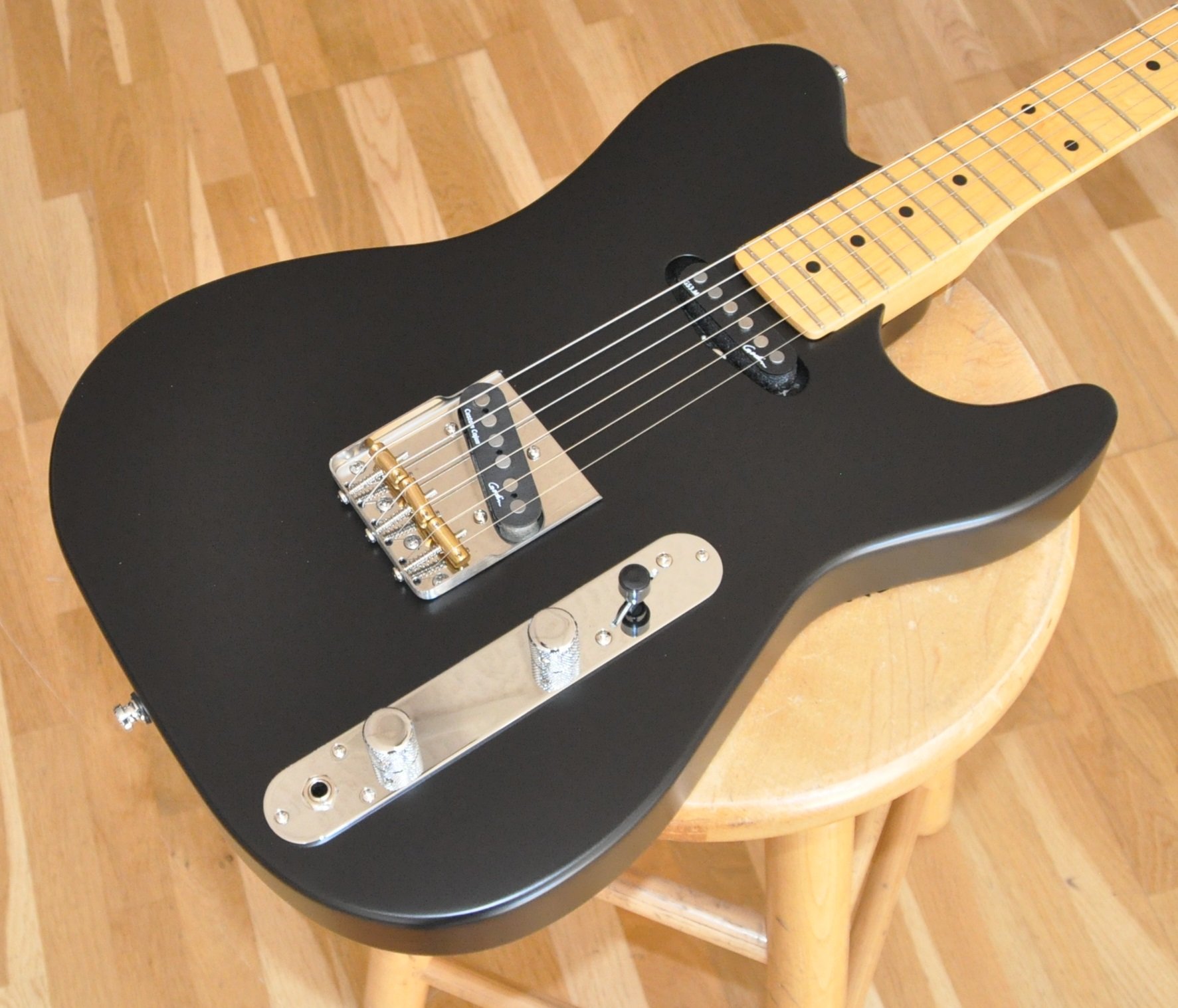 GODIN Stadium HT Matte Black / Telecaster® Type / Made In Canada