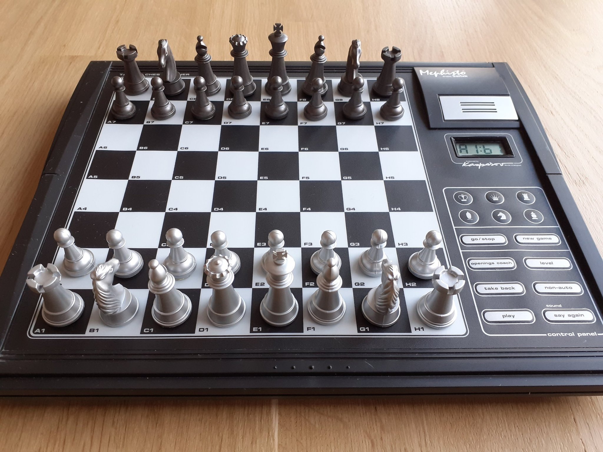 Schack - Bli bättre med schackdator!