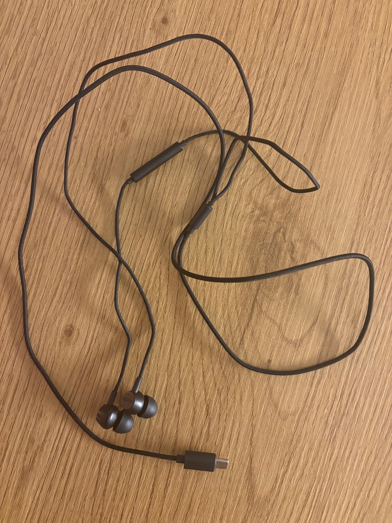 In-ear hörlurar med sladd – USB-C, i mycket fin.. | Köp på Tradera ...