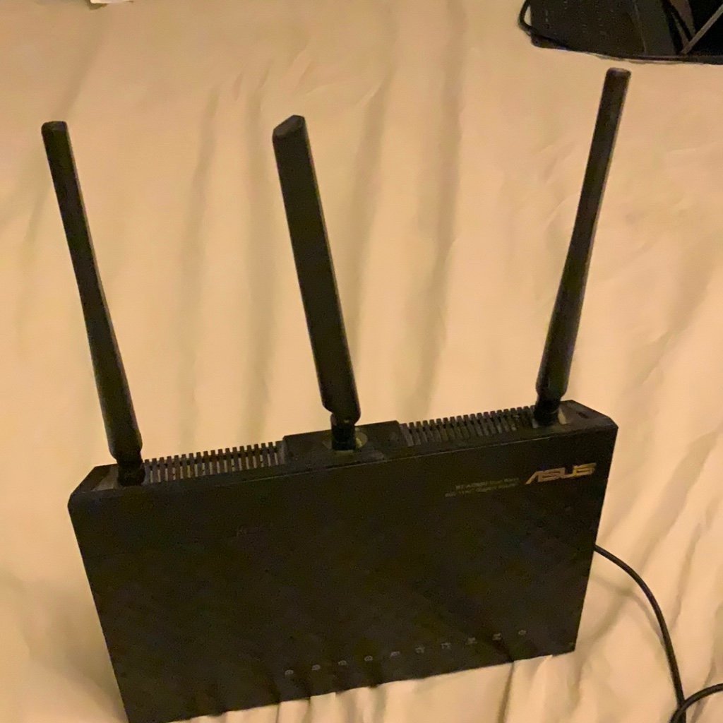 Router Asus RT AC68U | Köp på Tradera (717071417)