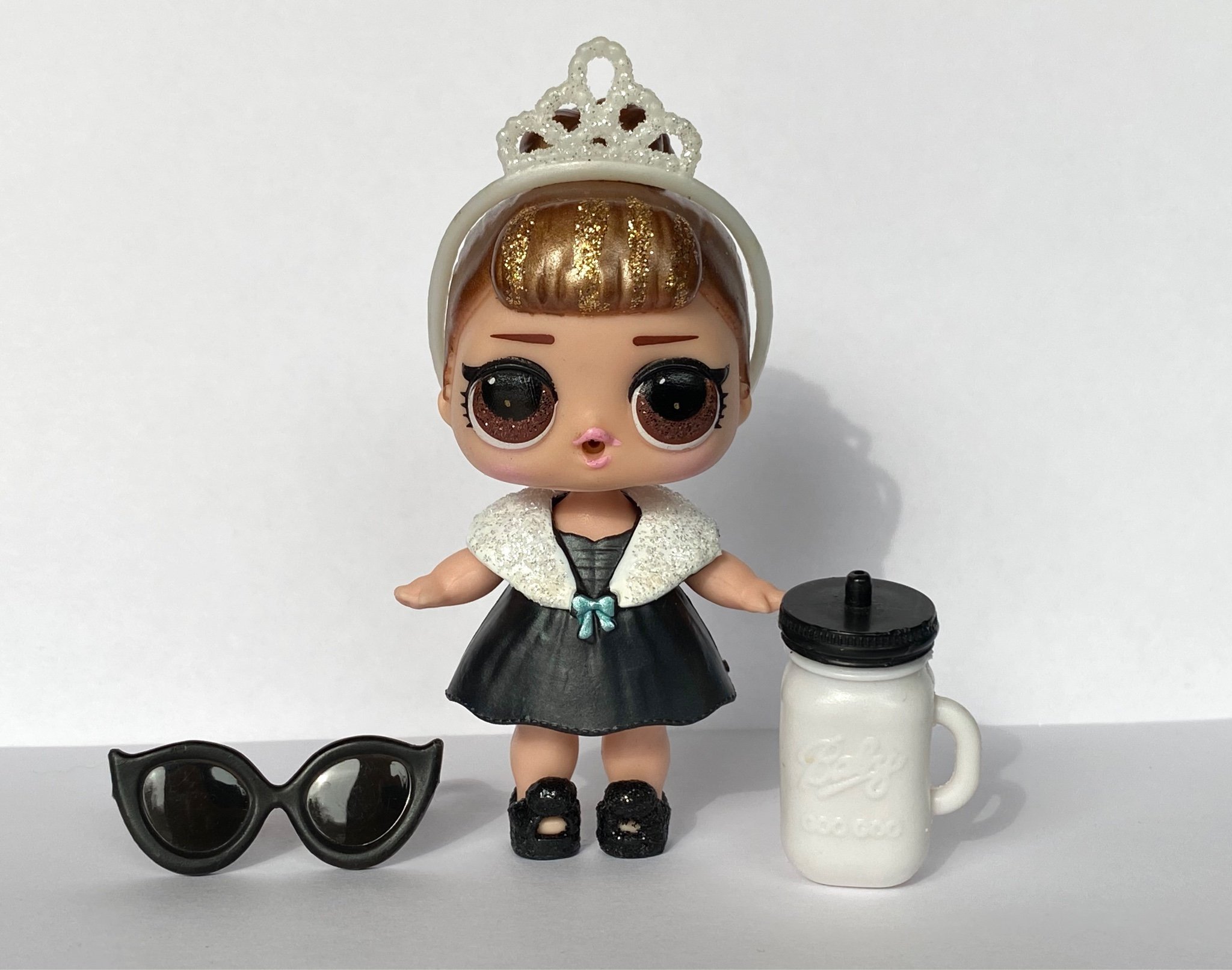 Se produkter som liknar LOL Surprise, It Baby, Doll, .. på Tradera ...