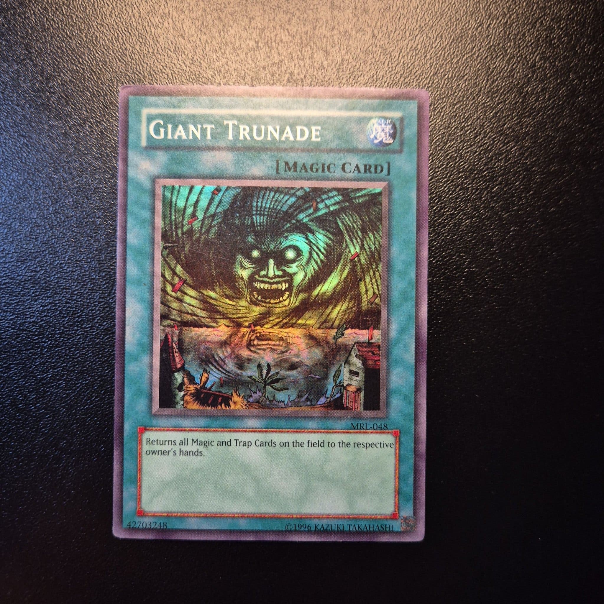 Se produkter som liknar Yu-Gi-Oh Giant Trunade MRL-04.. på Tradera ...