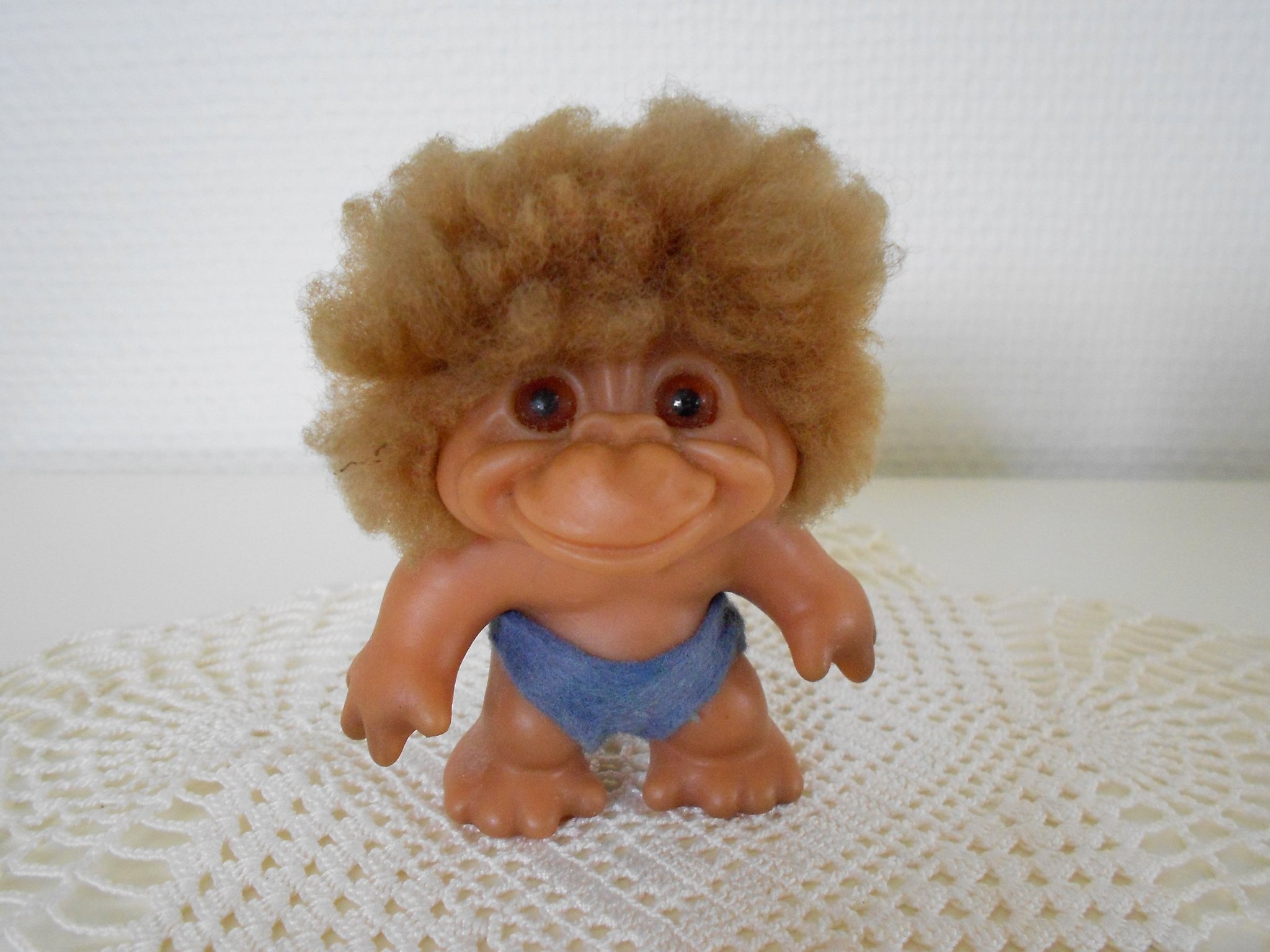 Se produkter som liknar Thomas Dam Litet Troll Figur .. på Tradera ...