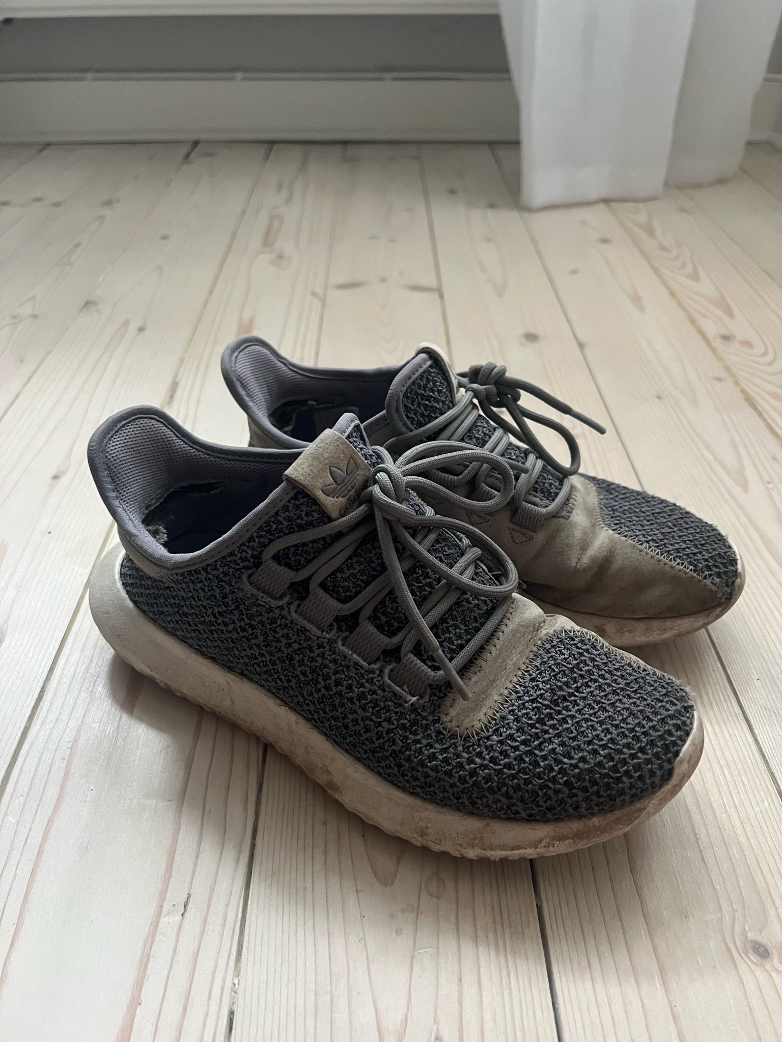 Adidas skor dam | Köp på Tradera (636934048)