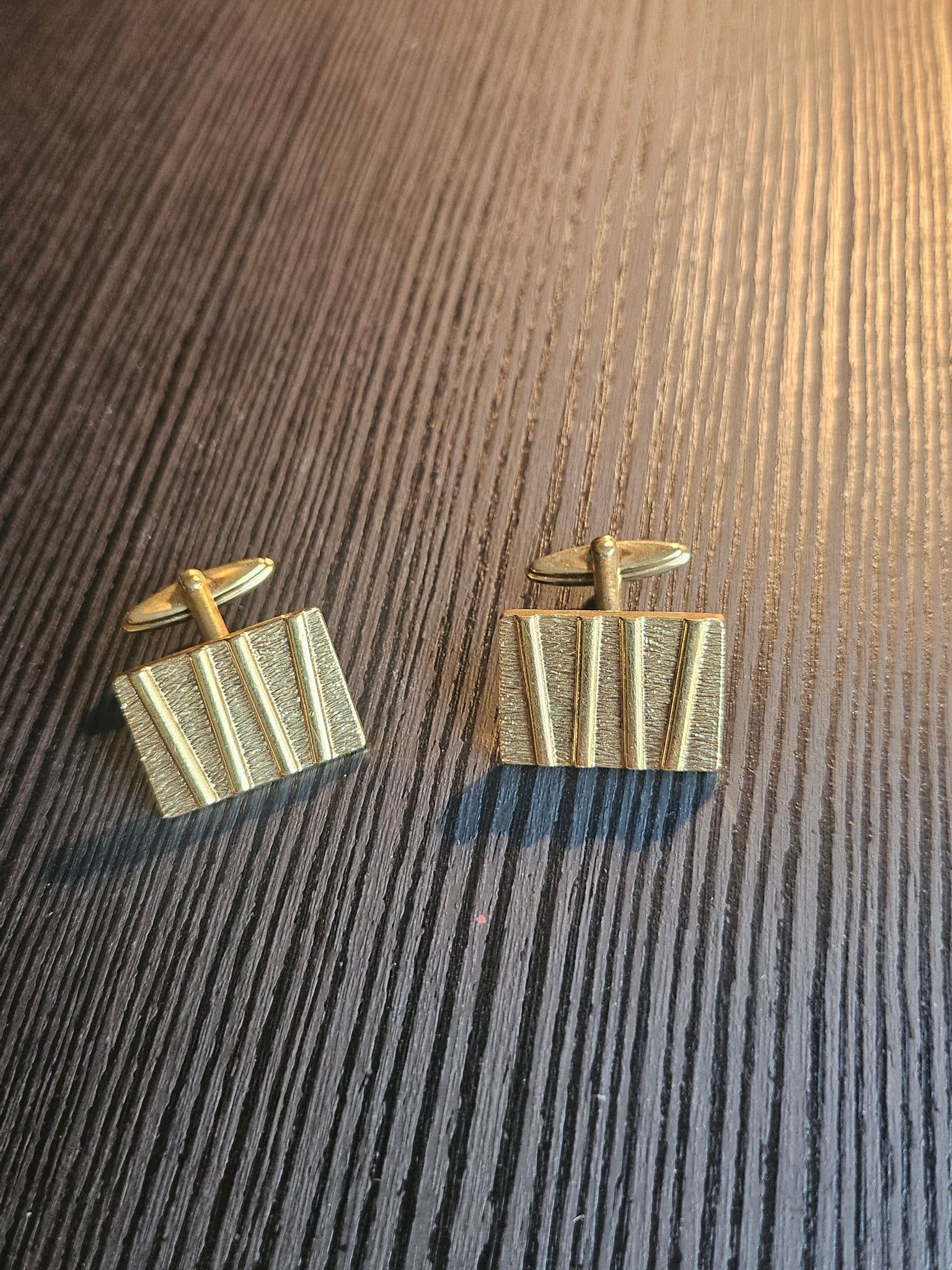 Se produkter som liknar Art deco manschett knappar i .. på Tradera ...