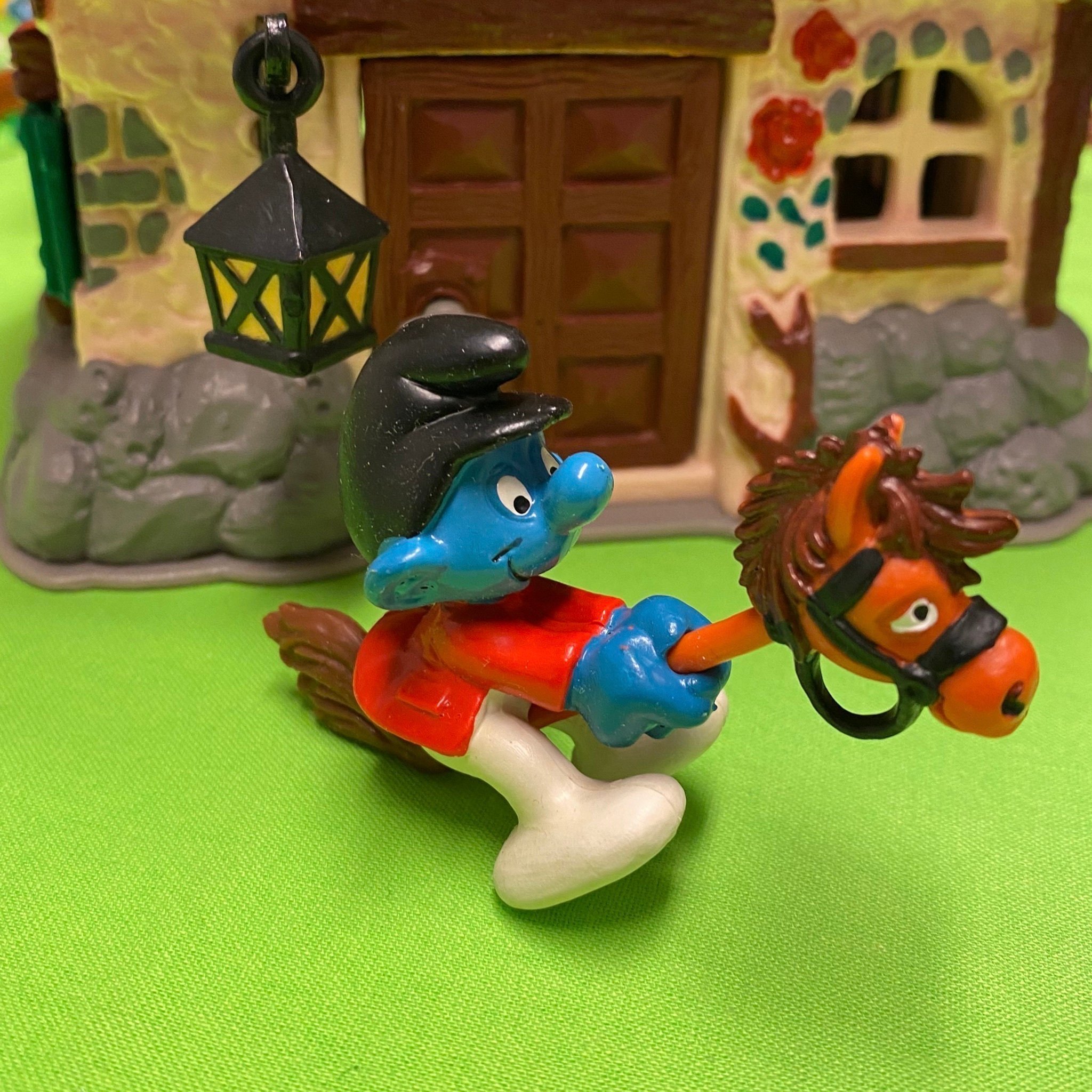 SuperSmurf som rider på käpphäst, riktigt klass.. | Köp på Tradera ...