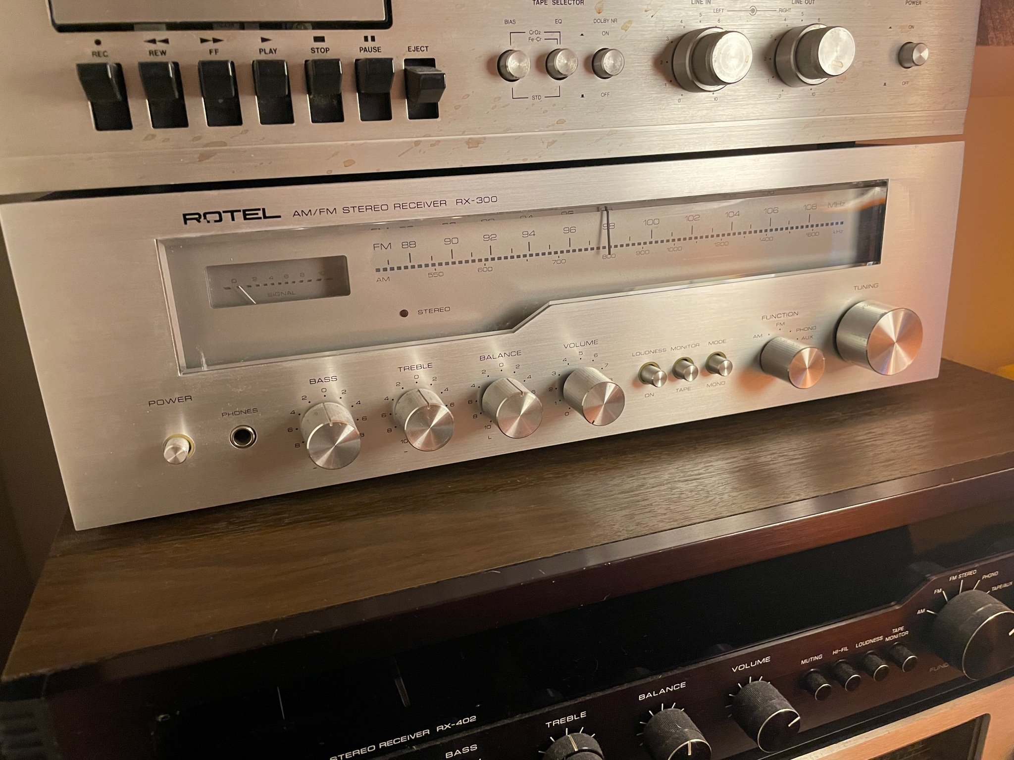 Se produkter som liknar Rotel RX-300 AM/FM Stereo Rec.. på Tradera ...