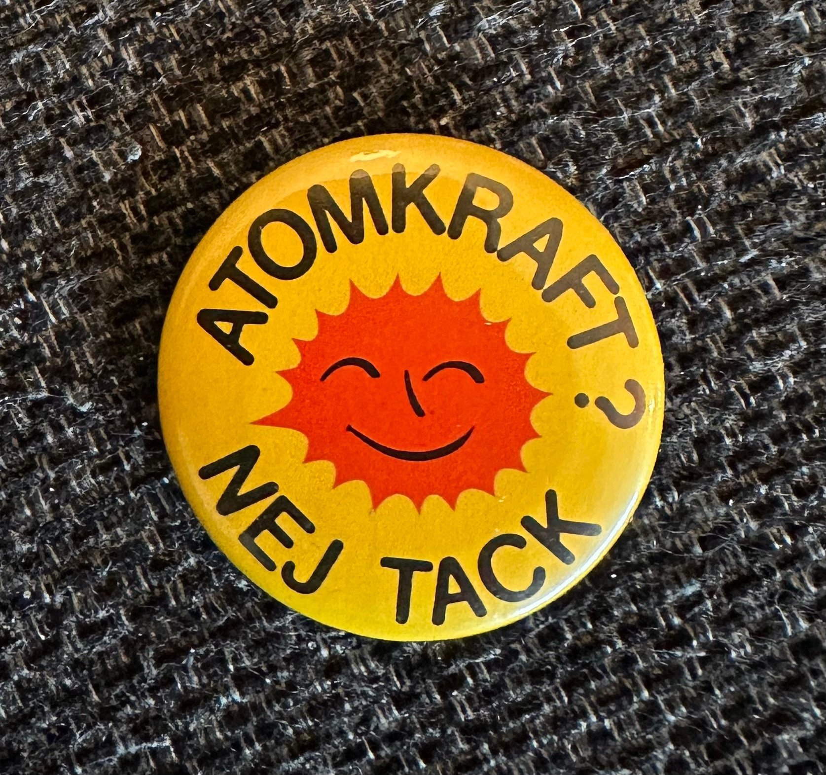 Se produkter som liknar Atomkraft? Nej tack - pin/bro.. på Tradera ...
