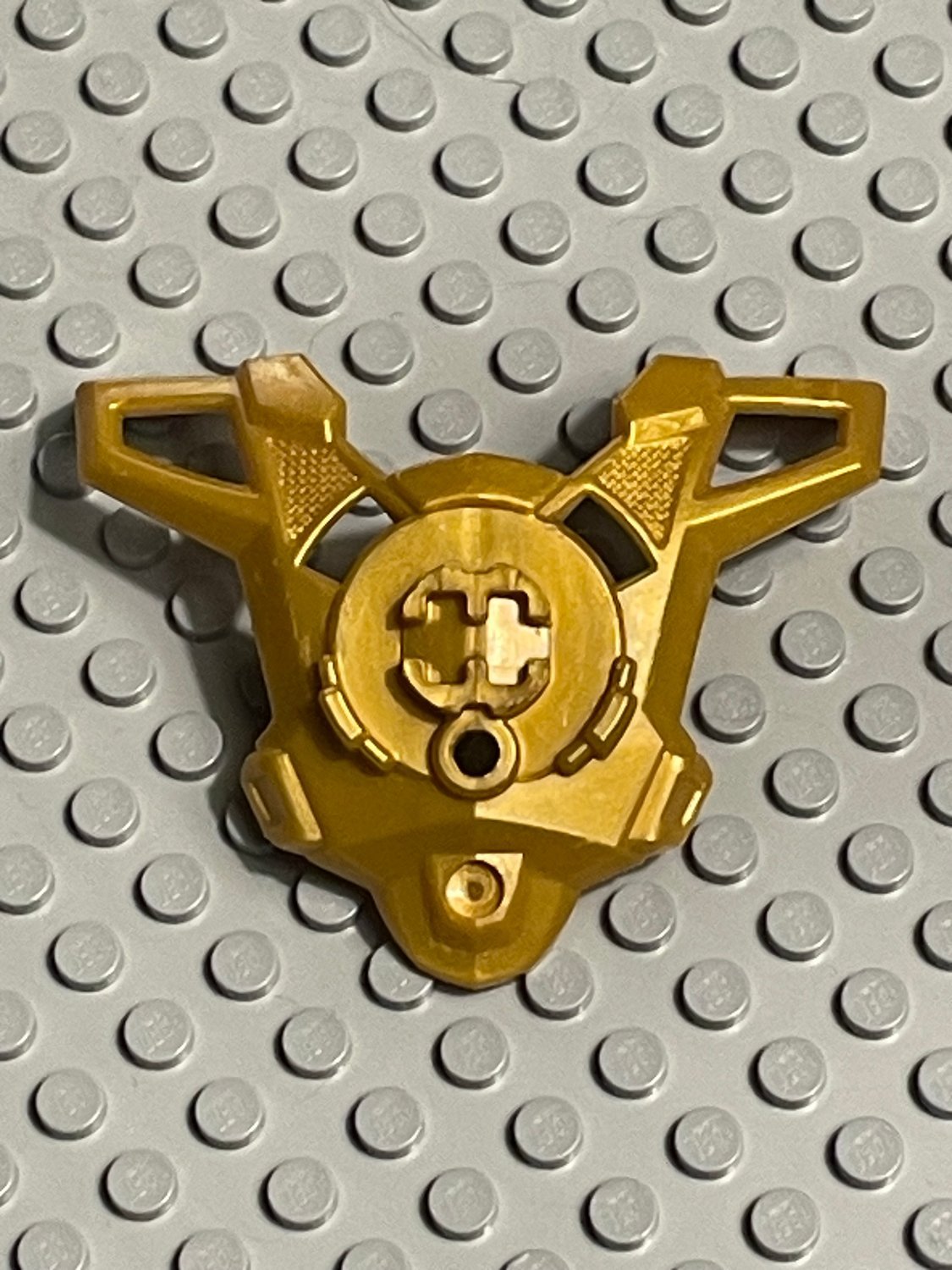 Pearl Gold Hero Factory Chest Armor with Trapez.. | Köp på Tradera ...