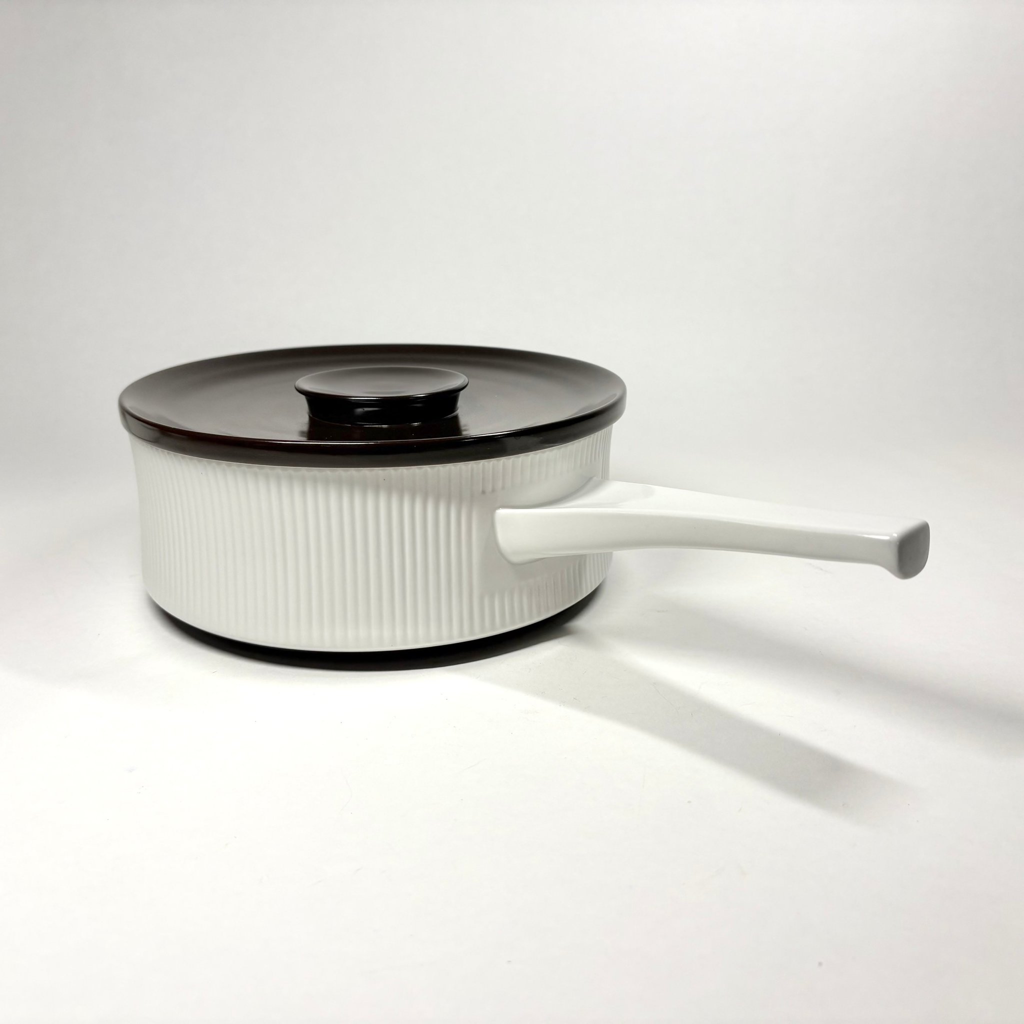 Se produkter som liknar THOMAS ROSENTAHL Flammfest Ka.. på Tradera ...