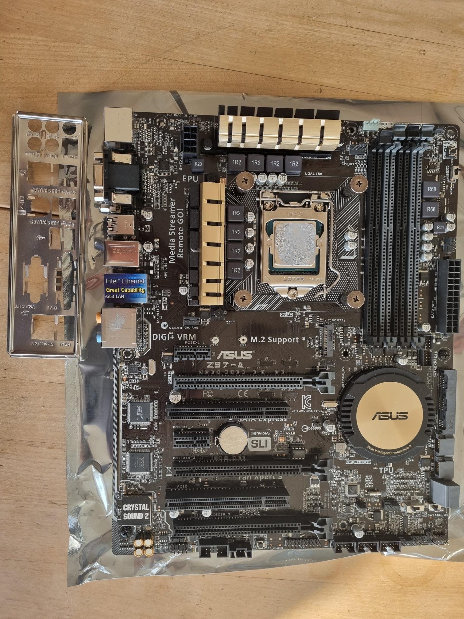 Se produkter som liknar ASUS Z97-A Moderkort med Inte.. på Tradera ...