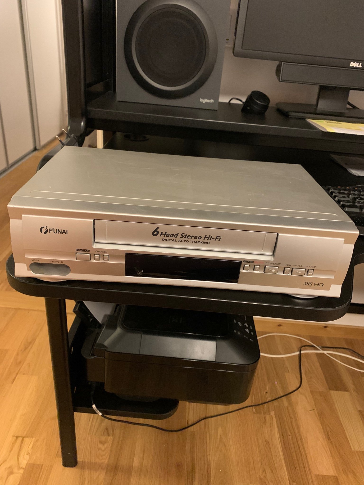 Se produkter som liknar Funai VHS videospelare på Tradera (579531050)