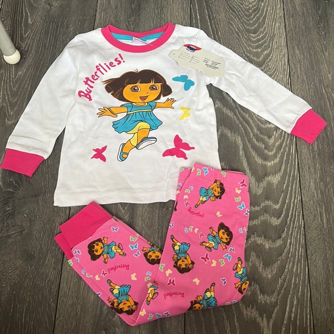 Se produkter som liknar Dora Utforskaren Pyjamasset s.. på Tradera ...