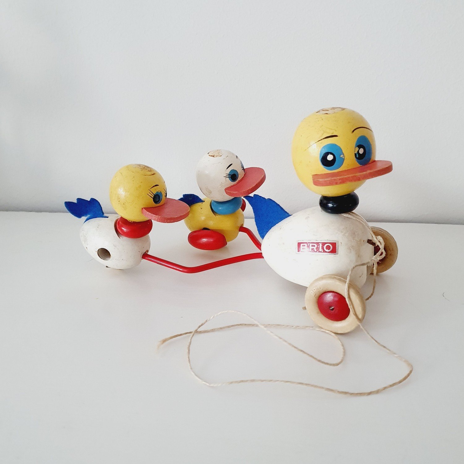 Se produkter som liknar Brio Tre Ankor Dragdjur Dragl.. på Tradera ...