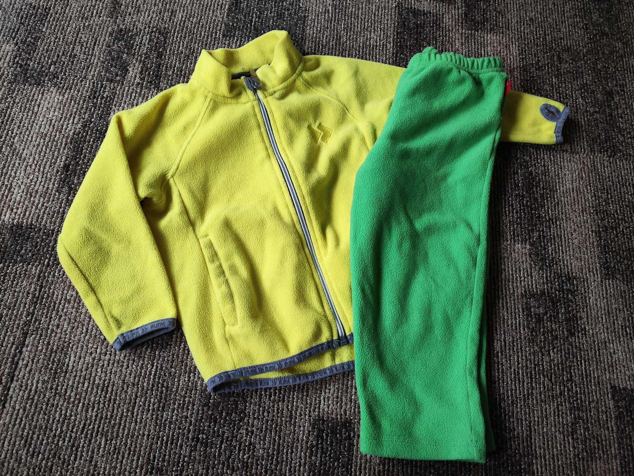 Se produkter som liknar SET! FLEECE Fleecekofta Lager.. på Tradera ...