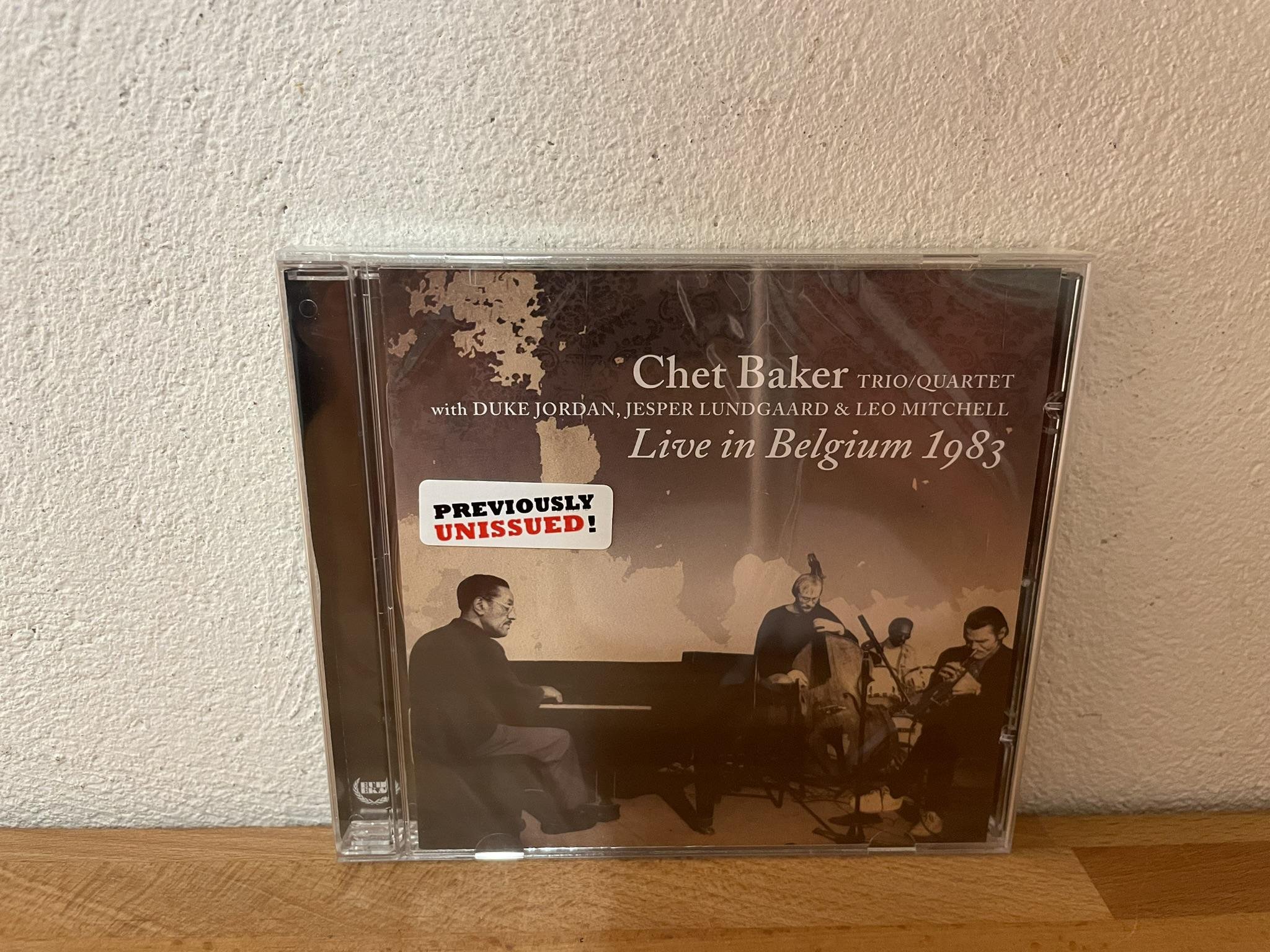 Se produkter som liknar CHET BAKER TRIO/QUARTET - LIV.. på Tradera ...