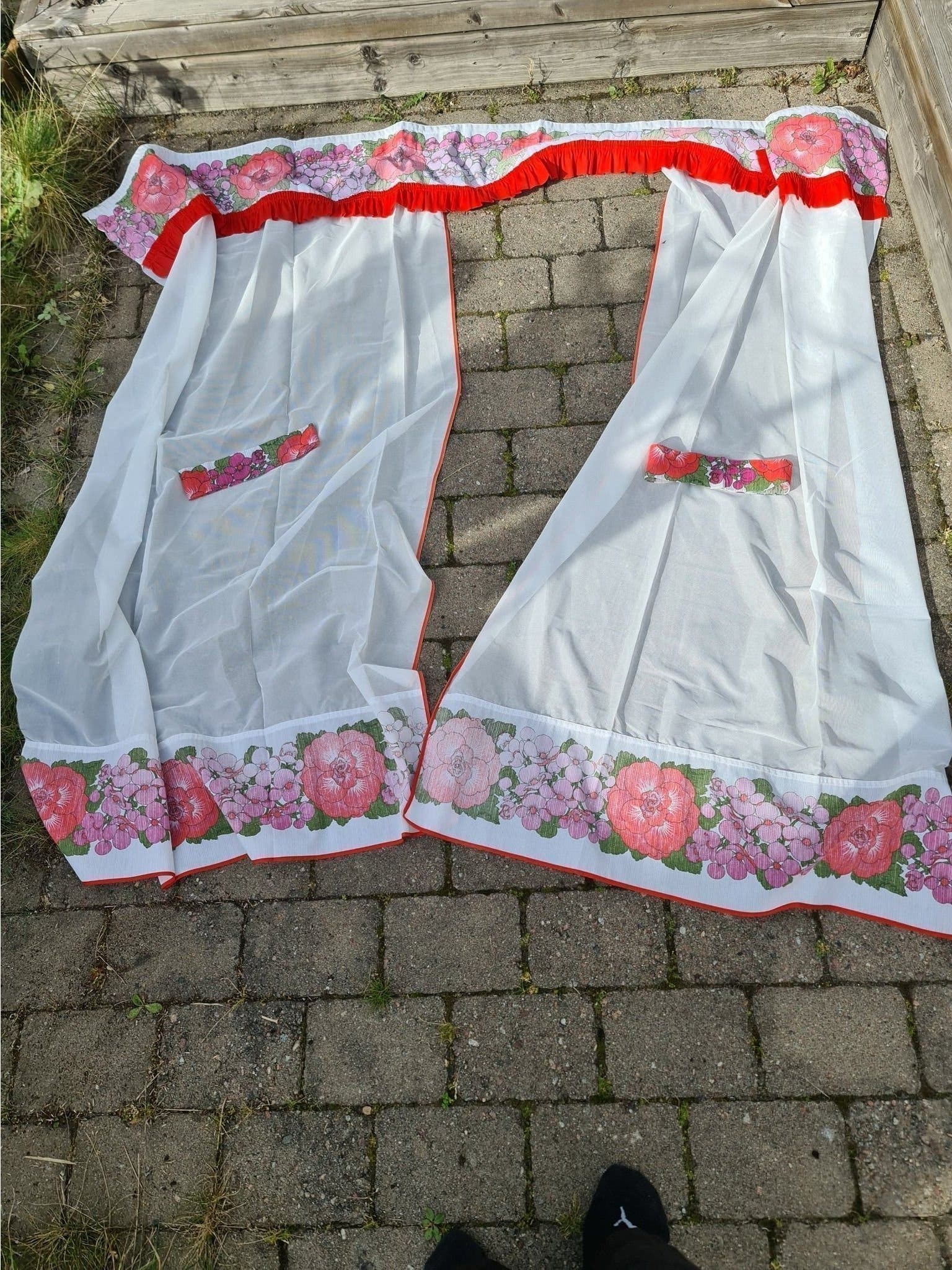 Härlig RETRO gardin spets gardinband blommig or.. | Köp på Tradera ...