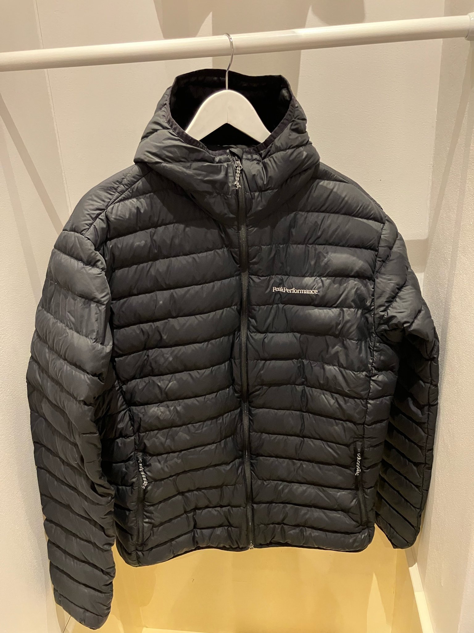 Peak Performance svart jacka | Köp på Tradera (705245114)