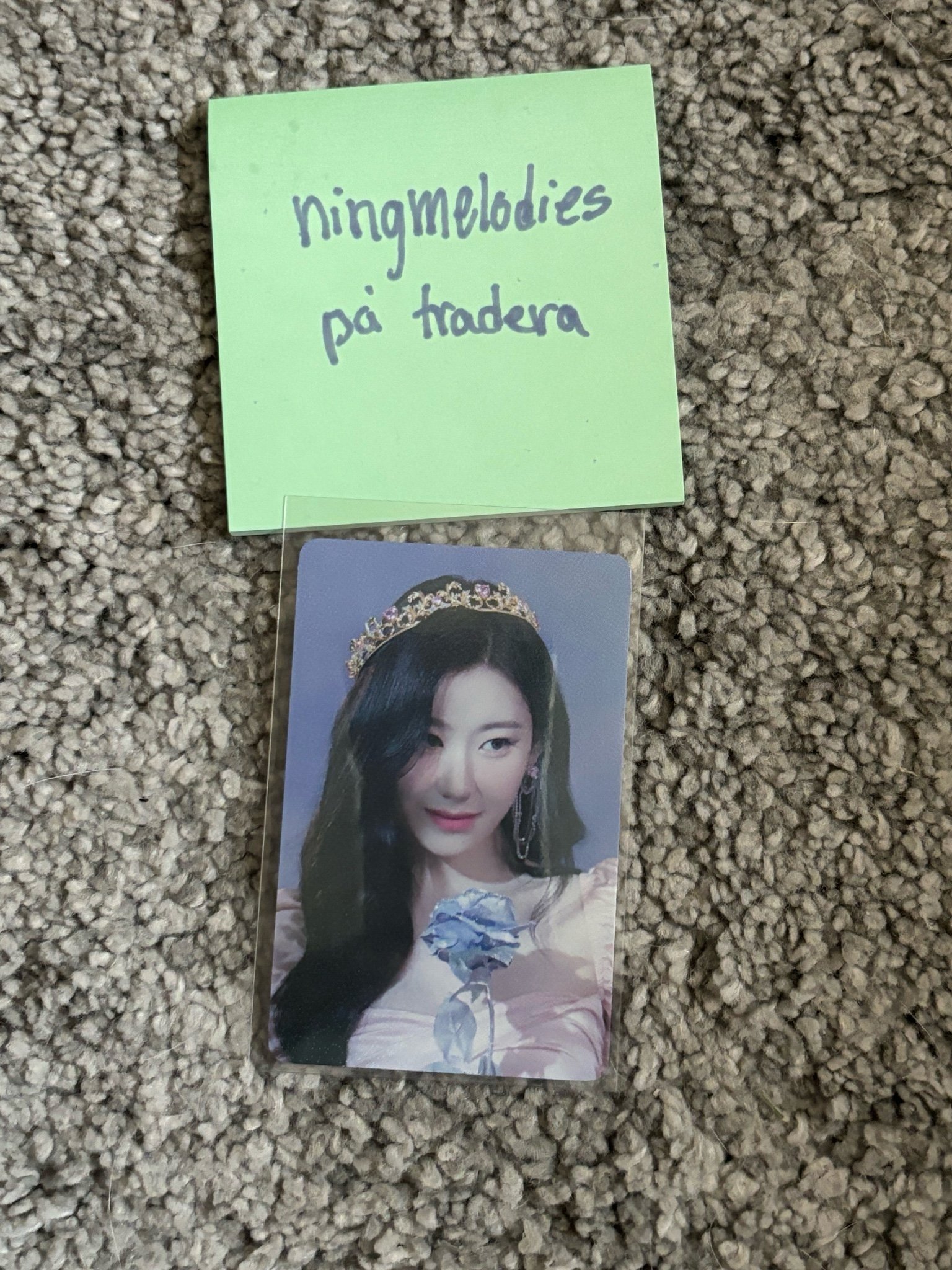 Se produkter som liknar ITZY - Chaeryoung Checkmate P.. på Tradera ...