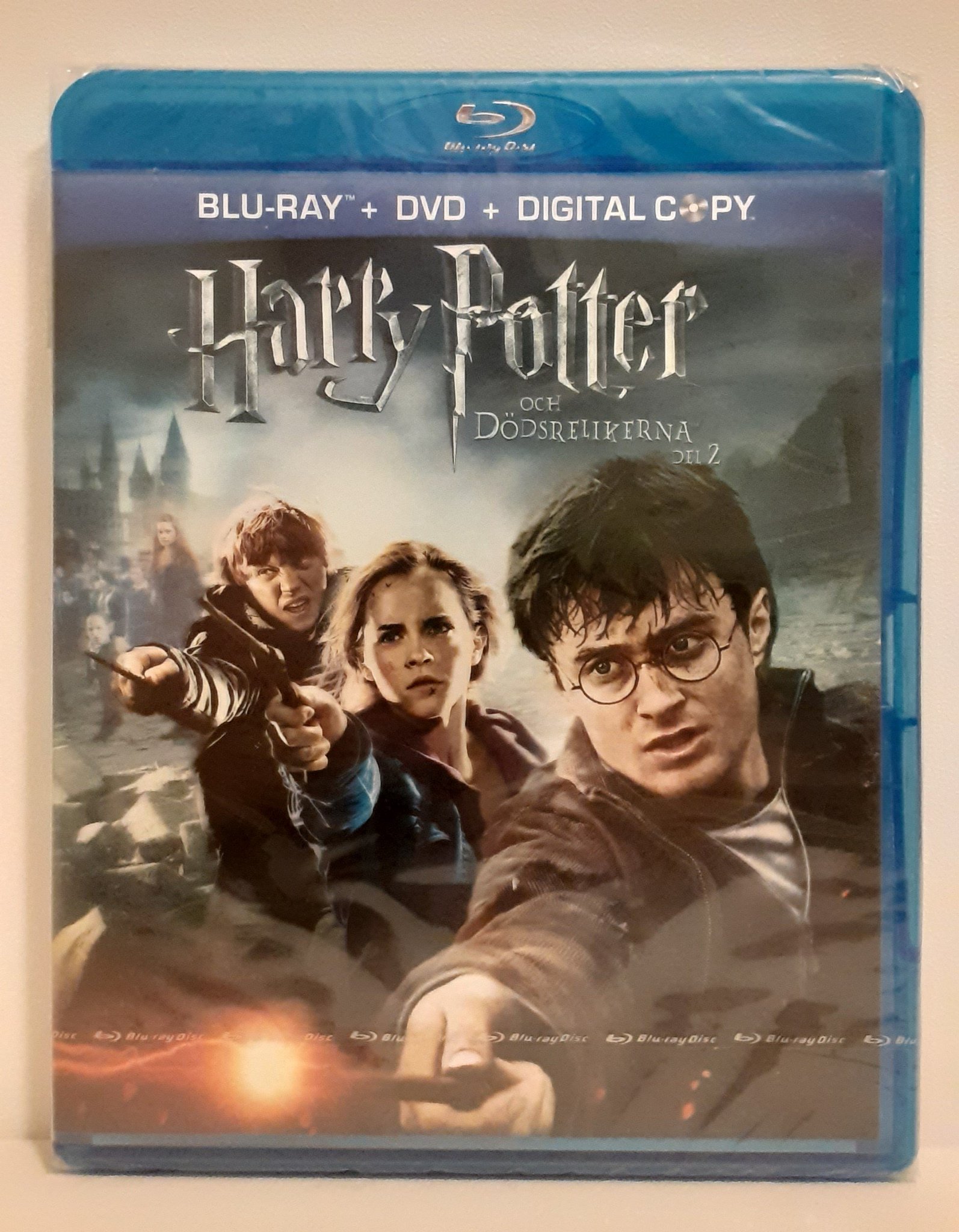 Se produkter som liknar Harry Potter och Dödsrelikern.. på Tradera ...
