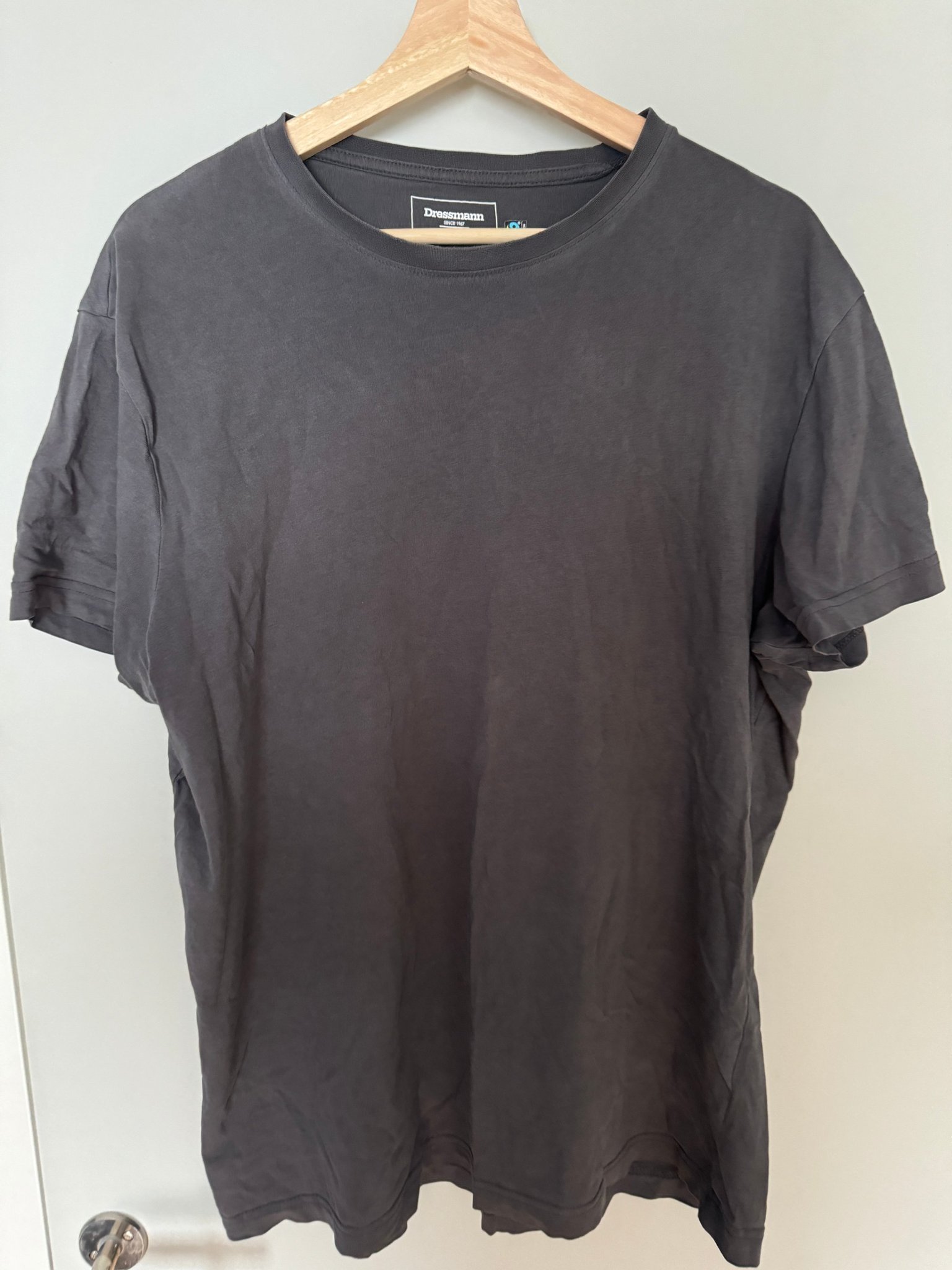 Dressmann grå t-shirt, storlek XL | Köp på Tradera (637790023)