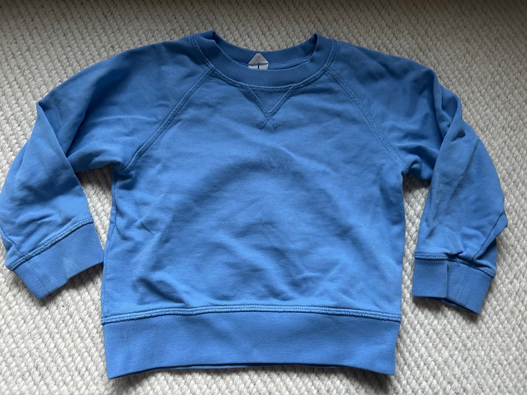 Se produkter som liknar ARKET BARN SWEATSHIRT COBOLTBLÅ på Tradera ...