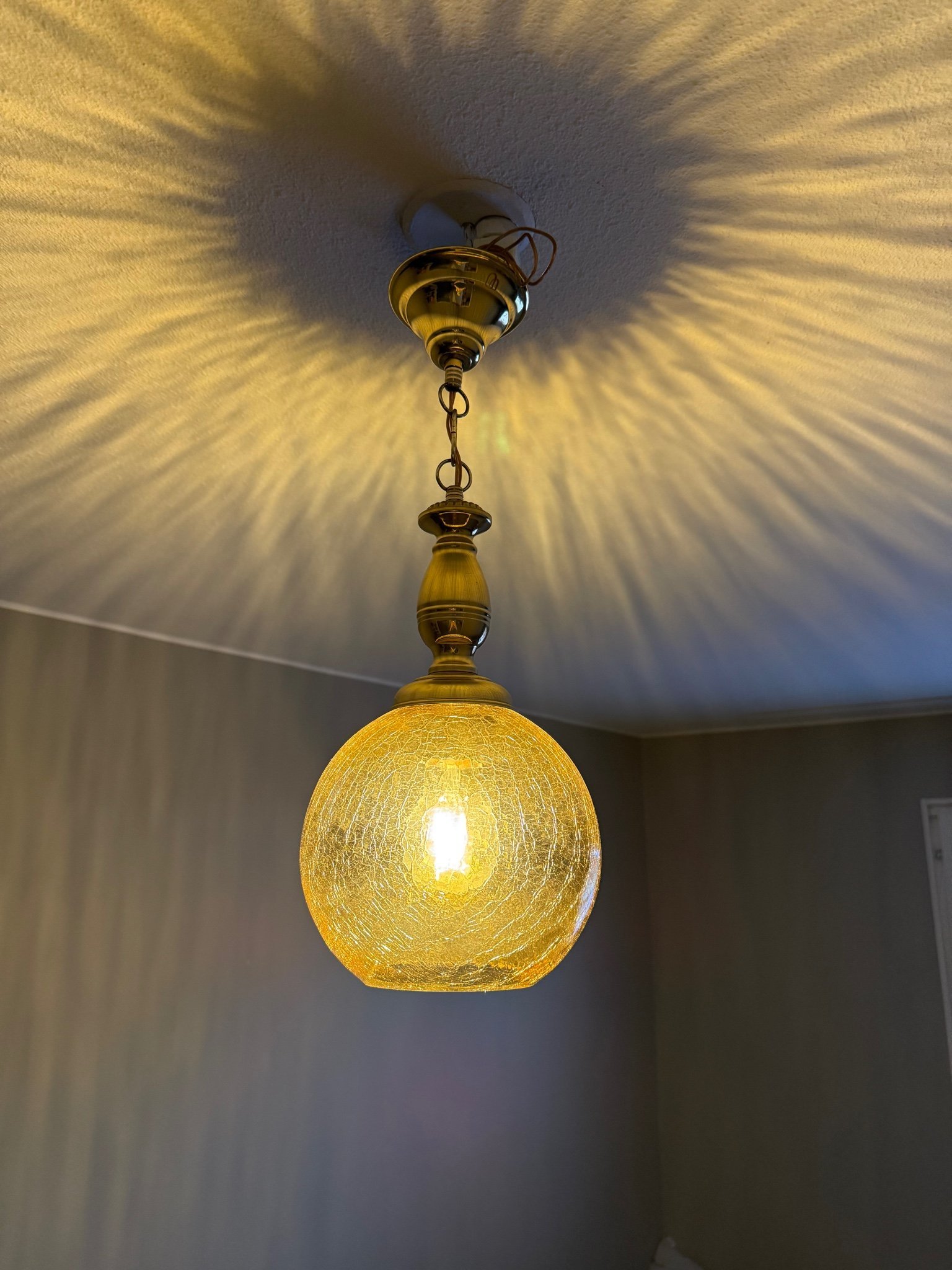 Se produkter som liknar Borens - Taklampa - Vintage -.. på Tradera ...