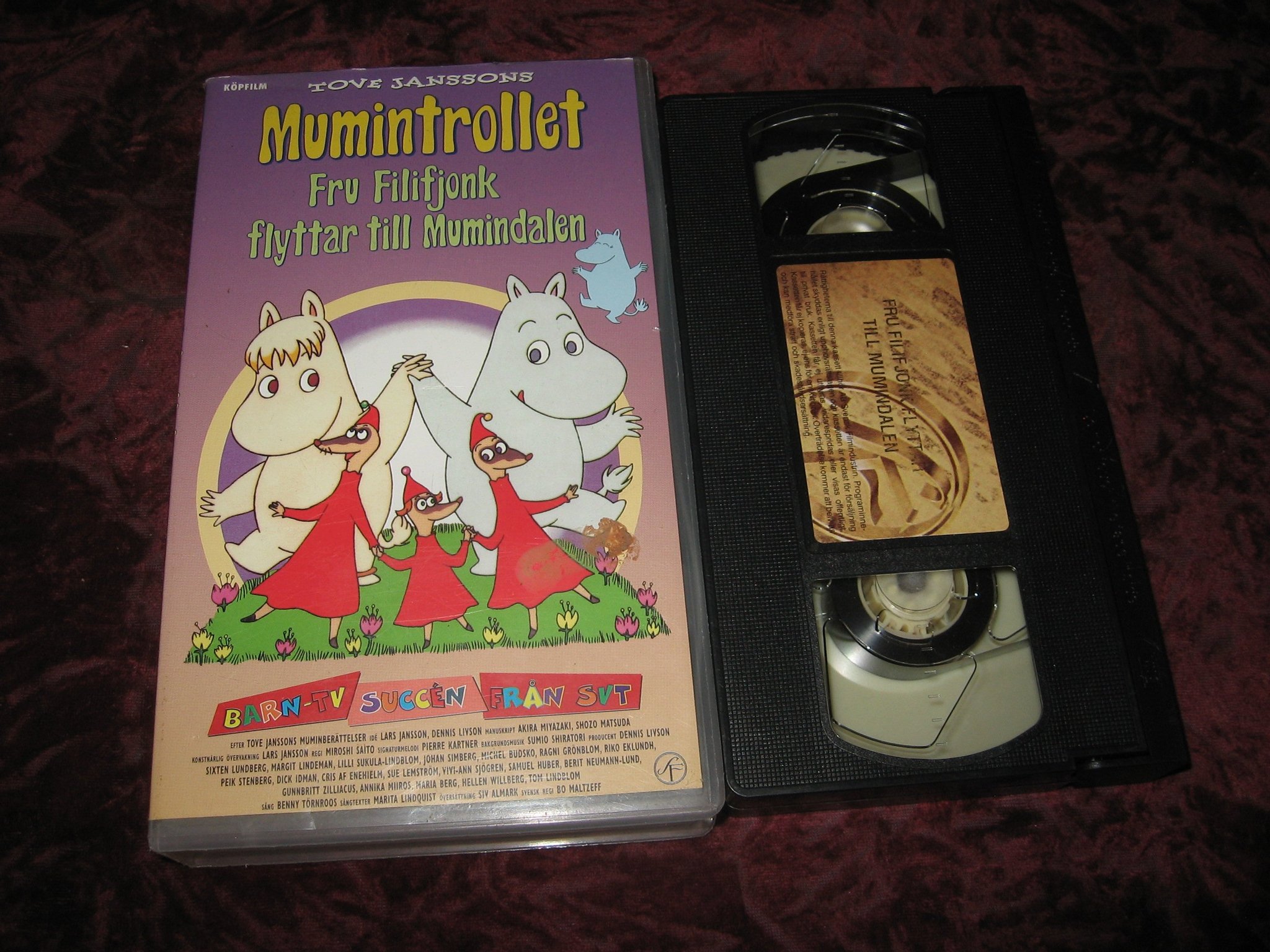 Se produkter som liknar MUMINTROLLET - FRU FILIFJONK .. på Tradera ...