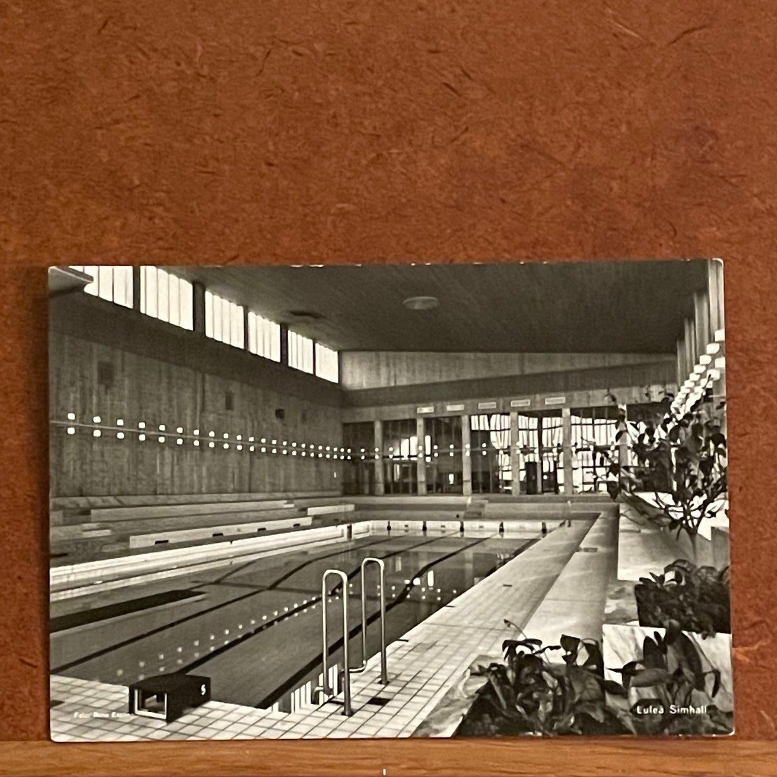 Se produkter som liknar Oskrivet vykort Luleå Simhall.. på Tradera ...
