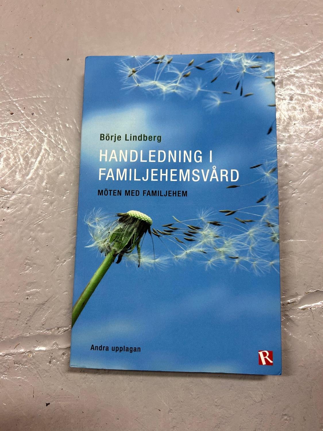 Se produkter som liknar Handledning i familjehemsvård.. på Tradera ...