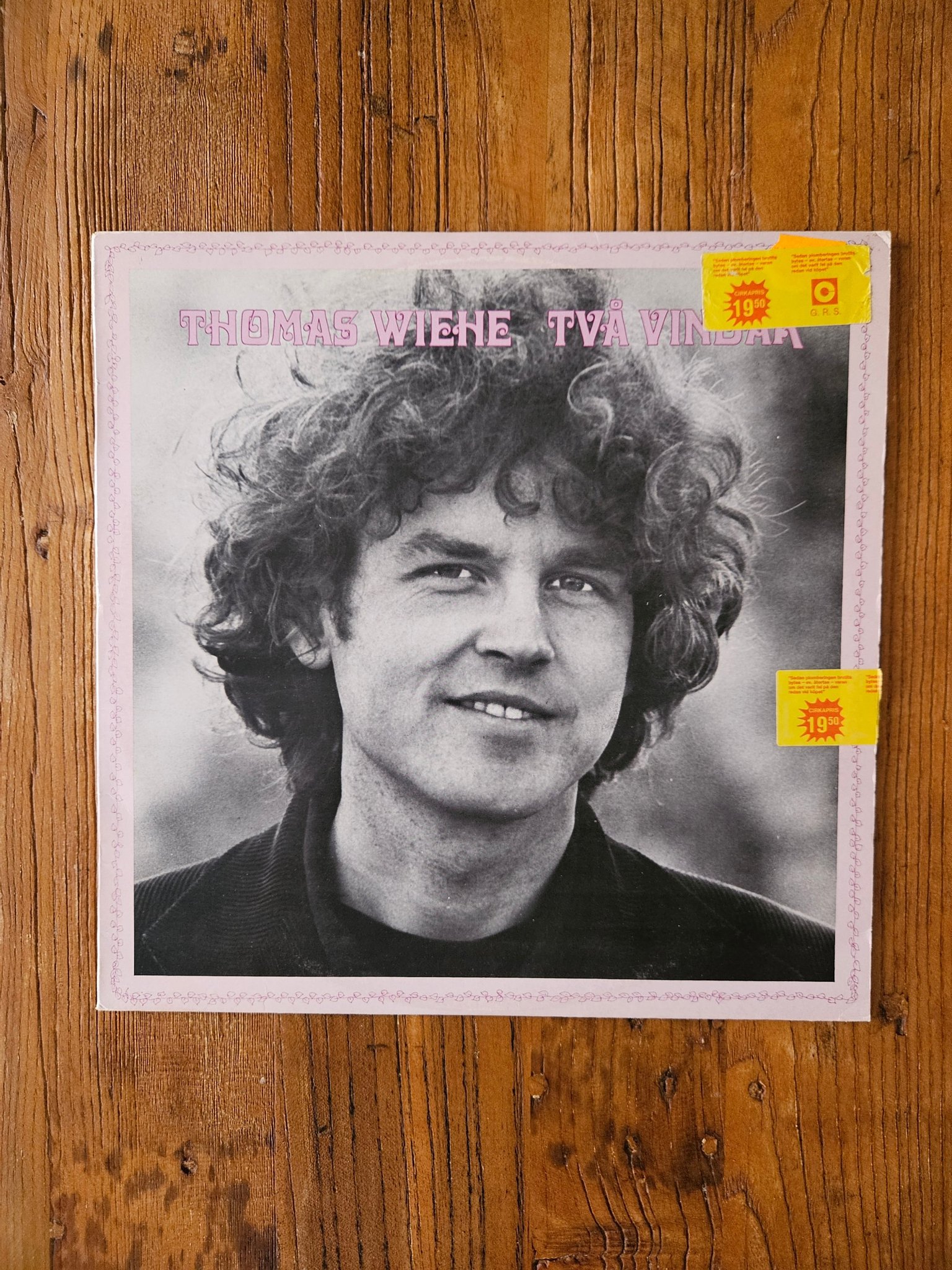 Se produkter som liknar Thomas Wiehe – Två Vindar LP på Tradera (692439309)