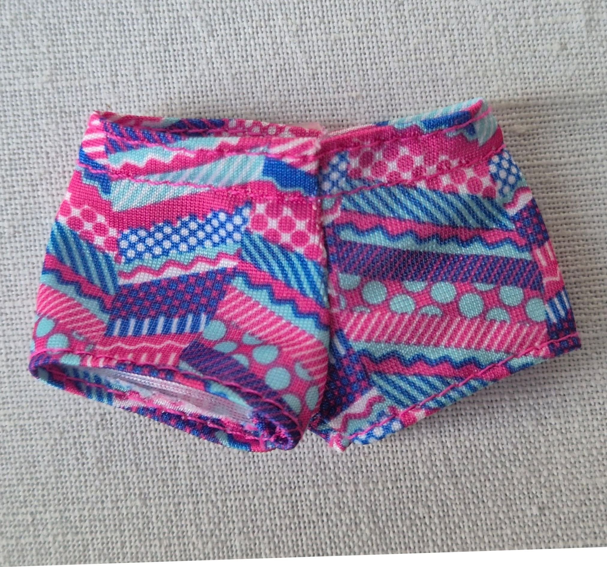 Barbie shorts Dolphin Magic 2006,passarl Barbie.. | Köp på Tradera ...
