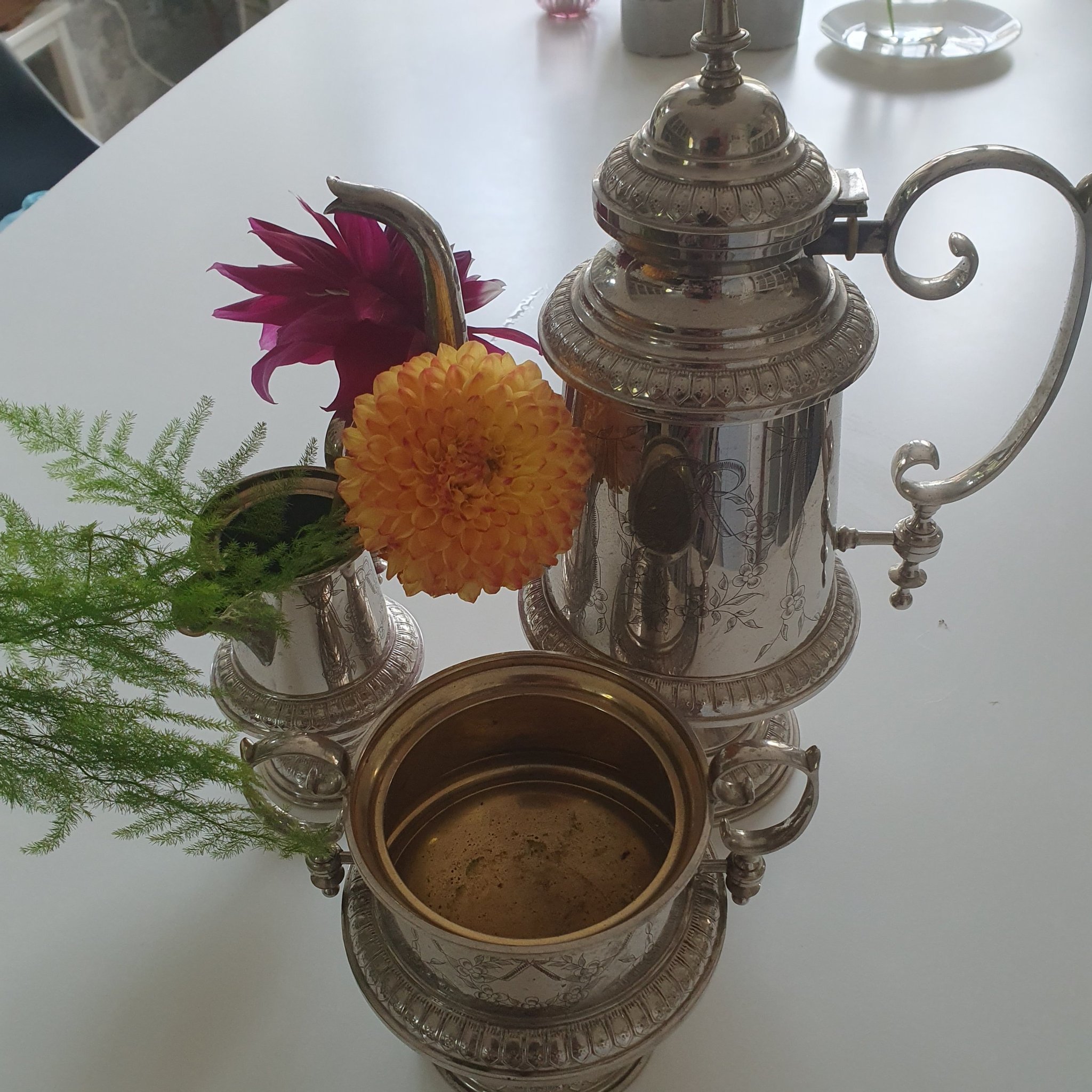 Nysilvertekanna med tillbehör 'Ale Lindström Es.. | Köp på Tradera ...