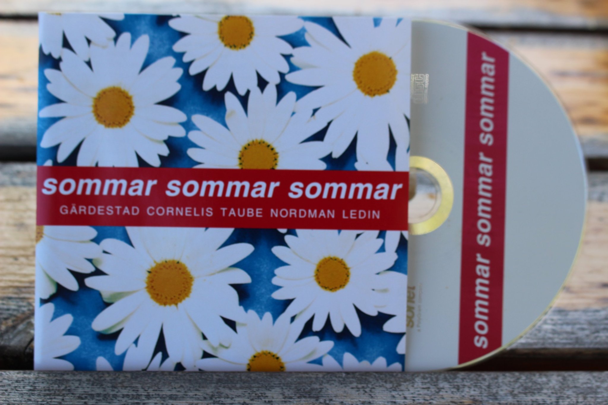 Se produkter som liknar CD, "Sommar sommar" Hootenann.. på Tradera ...