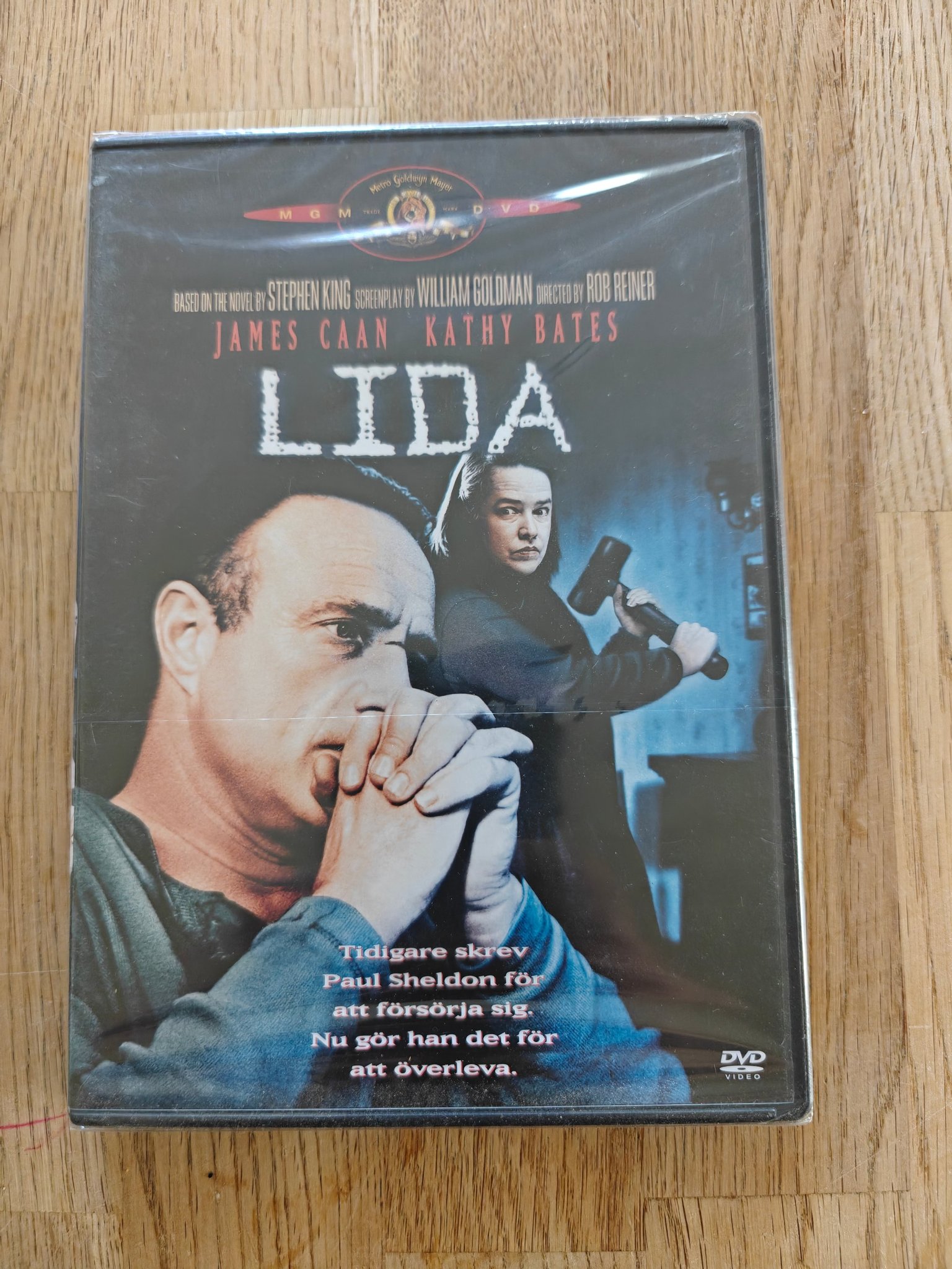 Se produkter som liknar Stephen King´s LIDA - Misery .. på Tradera ...
