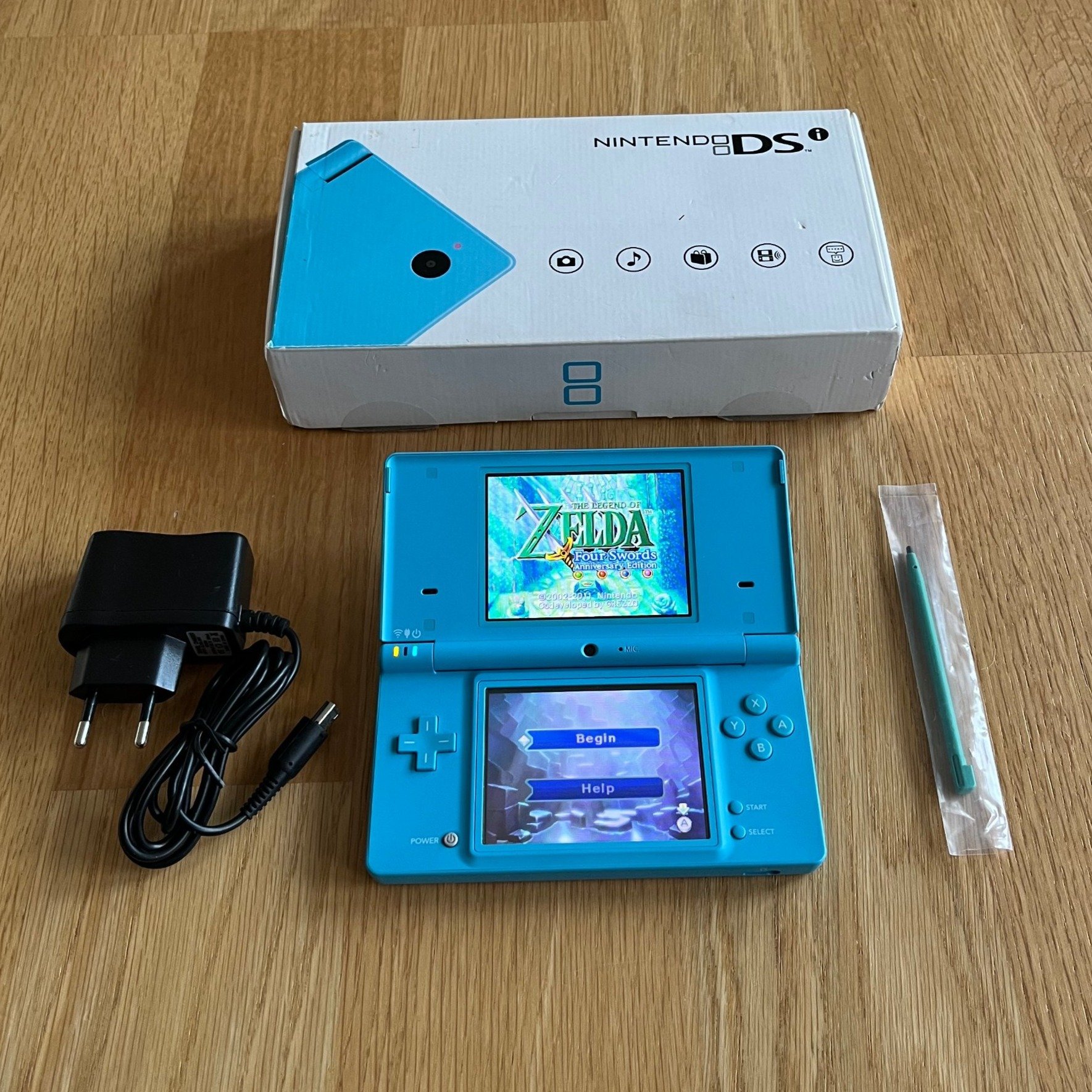 Nintendo DSi Blå Zelda Four Swords Anniversary .. | Köp på Tradera ...