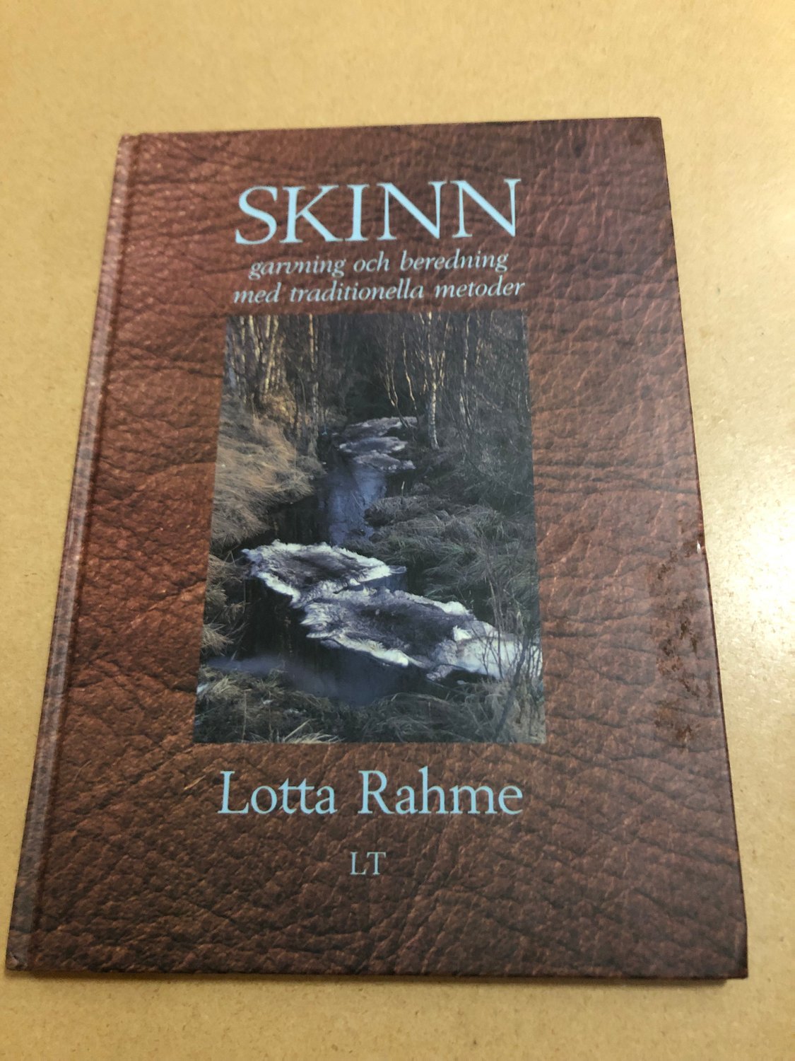 Skinn - garvning och .. | Köp från TrollhättansBokMedia på Tradera ...