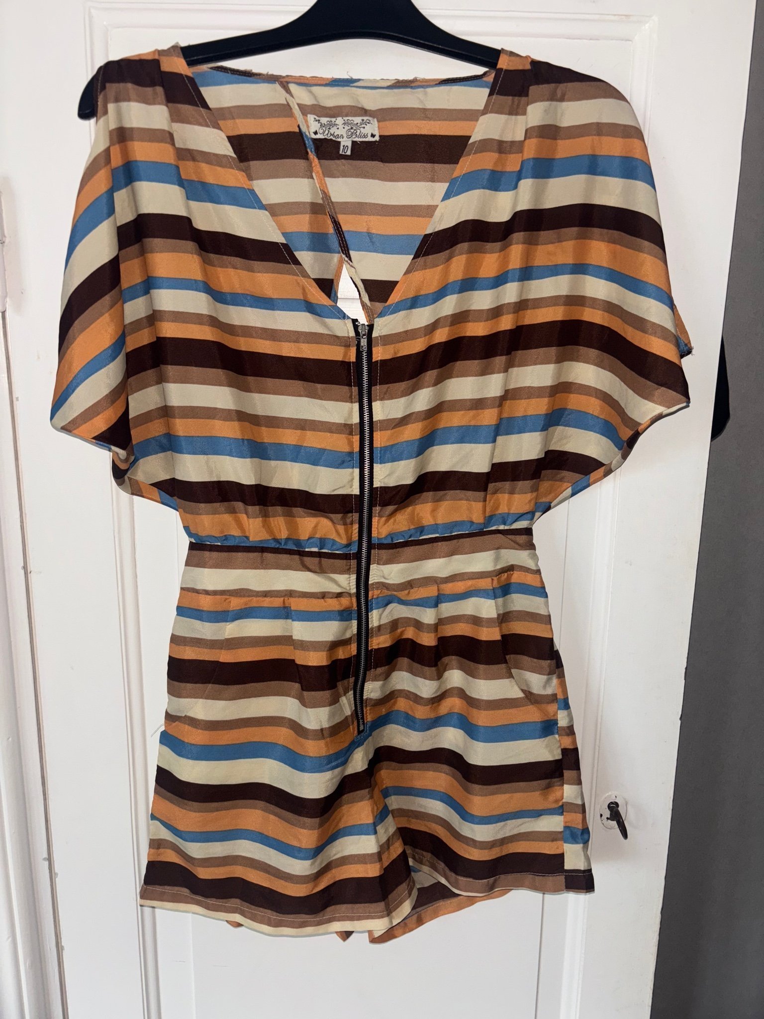 Flerfärgad glansigt sval, randig, cool jumpsuit.. | Köp på Tradera ...