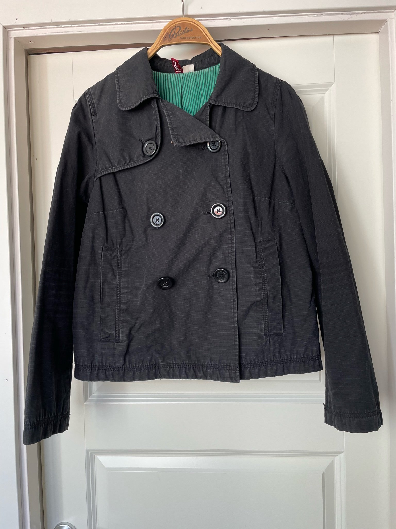 Snygg kortare svart jacka, M | Köp på Tradera (697678409)