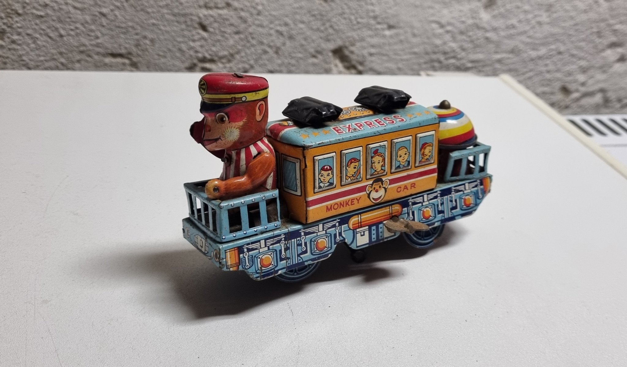 Vintage Plåtleksak - Monkey Express Car | Köp på Tradera (700428581)