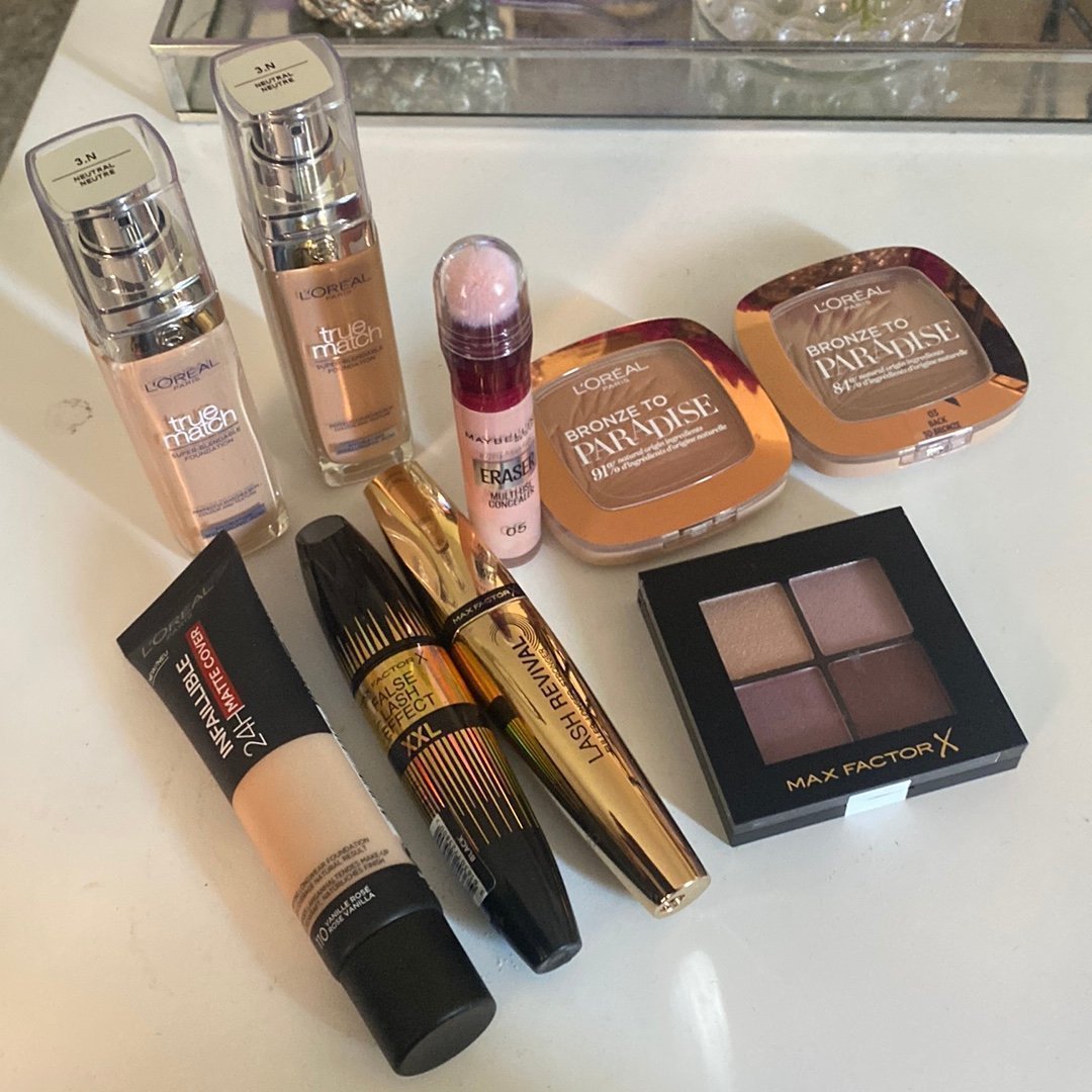 Se produkter som liknar Smink paket på Tradera (694947618)