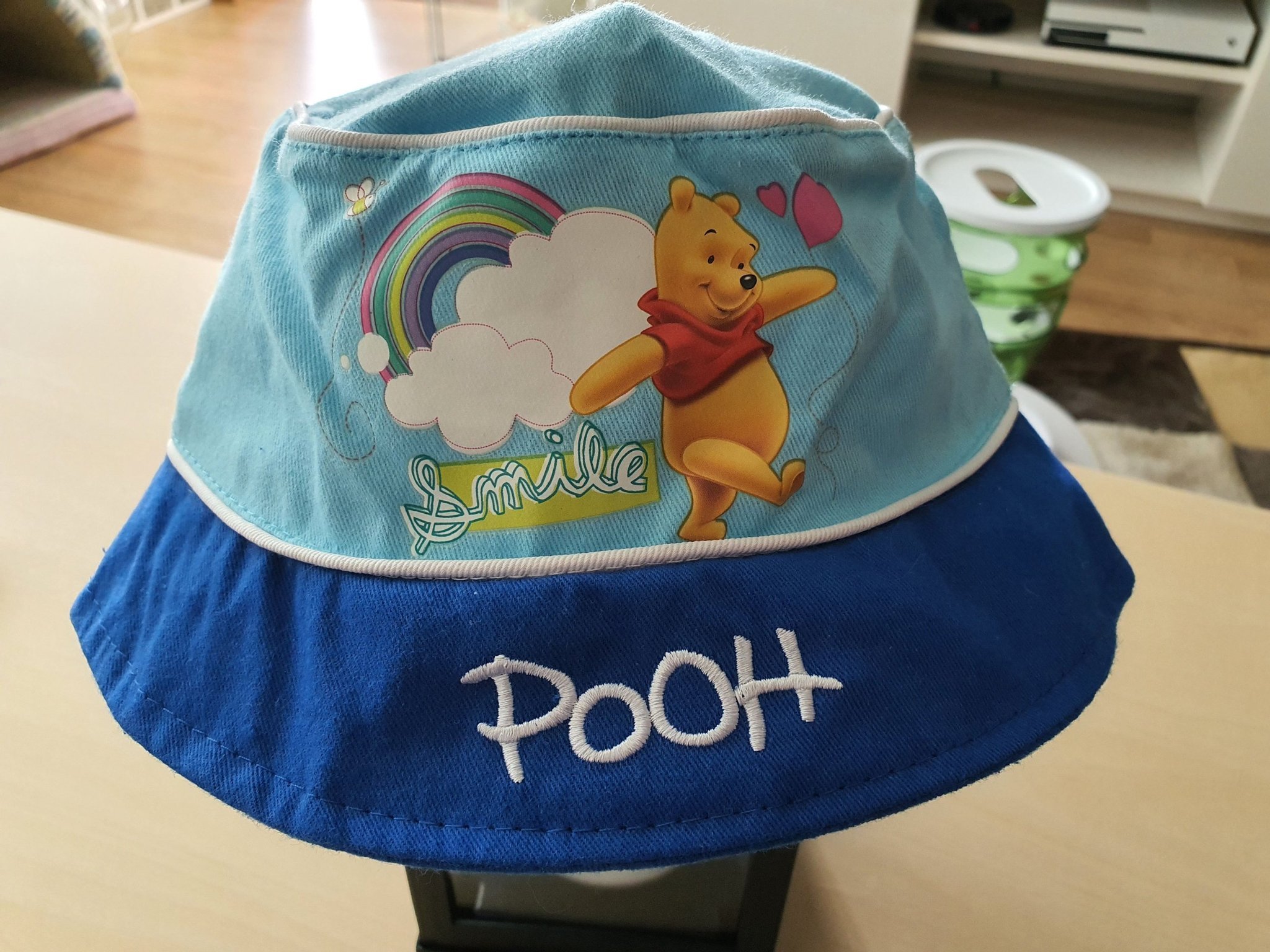 Se produkter som liknar Solhatt barn, Nalle Puh på Tradera (603288979)