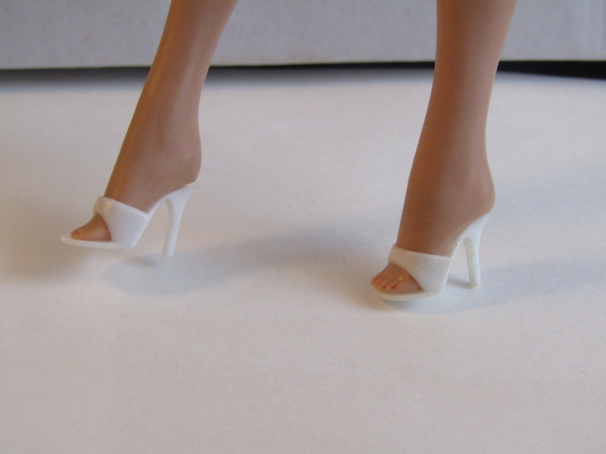 Vintage Barbie High heels open- white shoes Japan | Köp på Tradera ...