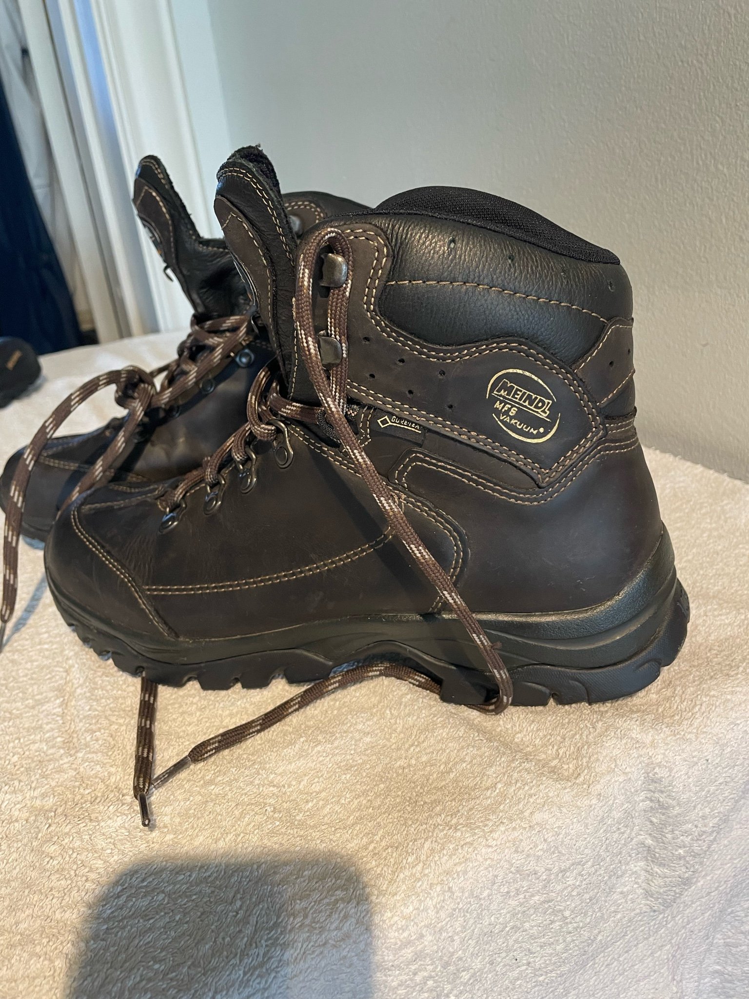 Se produkter som liknar Vandringskängor Meindl MFS Va.. på Tradera ...