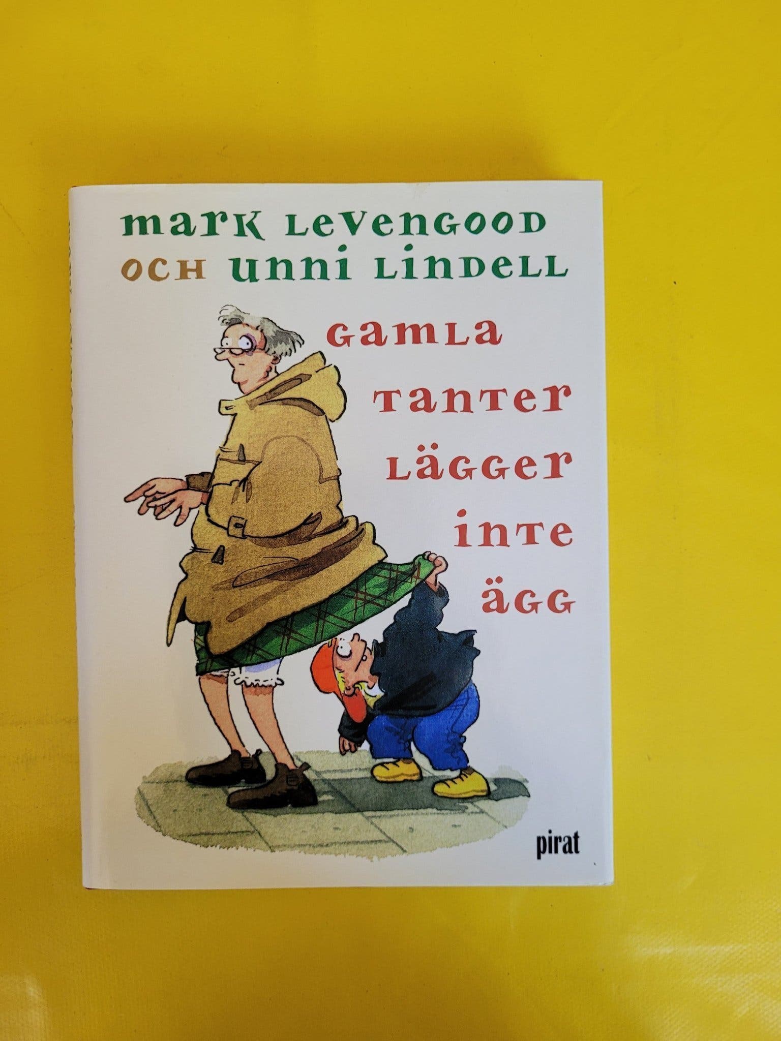 Se produkter som liknar Gamla tanter lägger inte ägg .. på Tradera ...