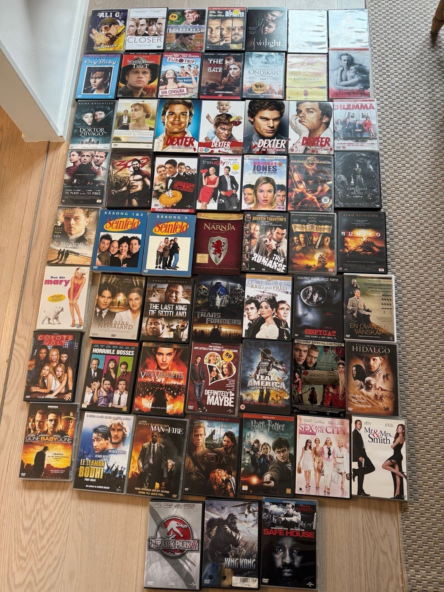 Se produkter som liknar Stor DVD-filmsamling Samling .. på Tradera ...