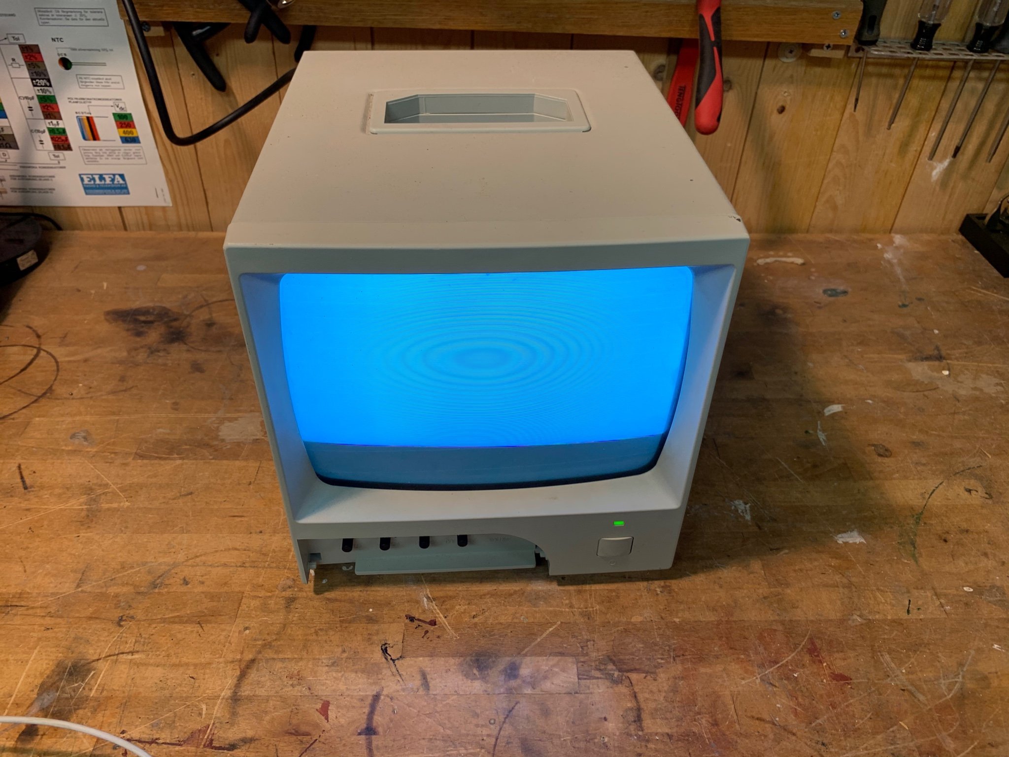 CRT Monitor (420163055) ᐈ Köp på Tradera