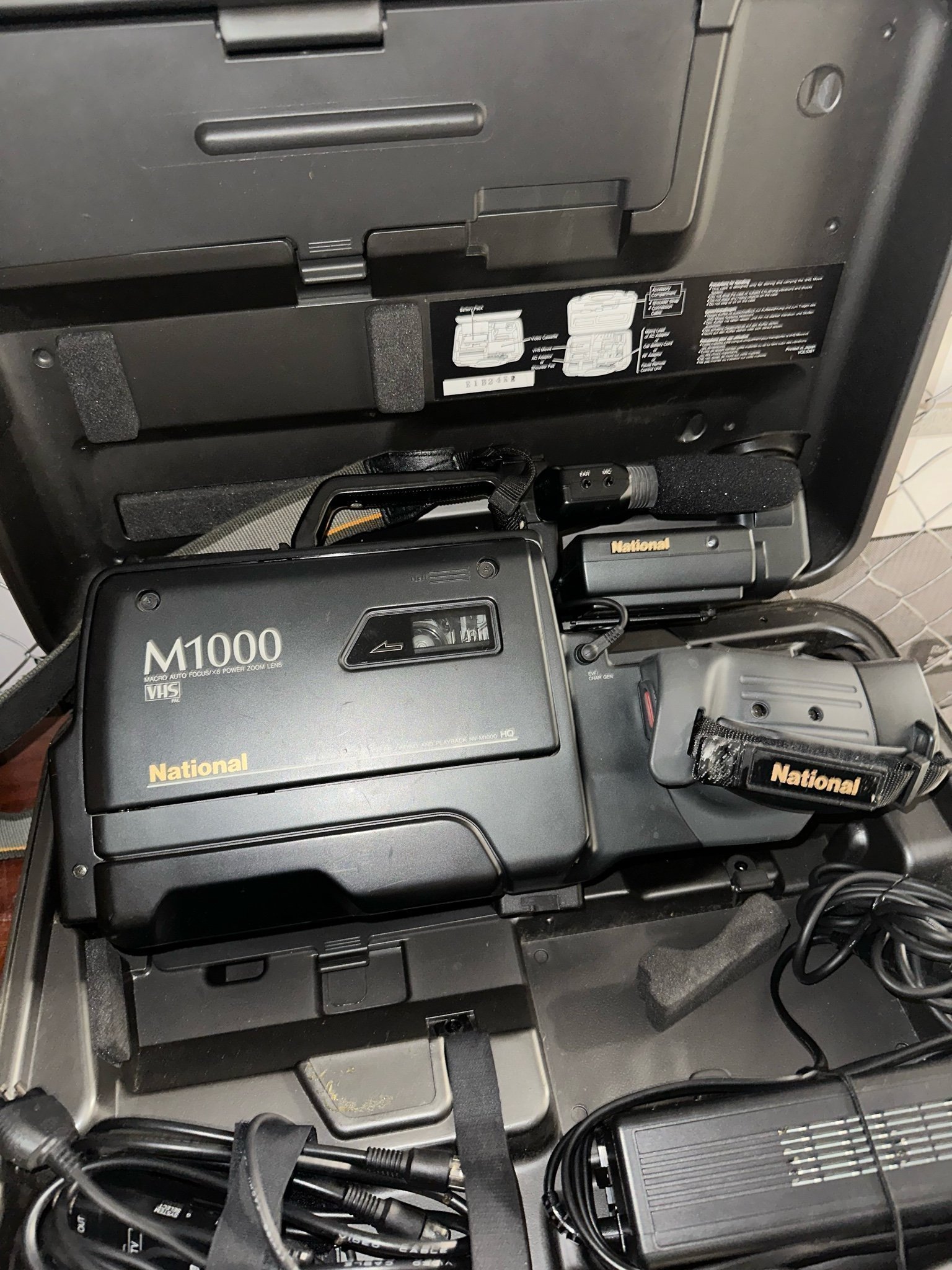 National M1000 VHS kamera | Köp på Tradera (710287404)