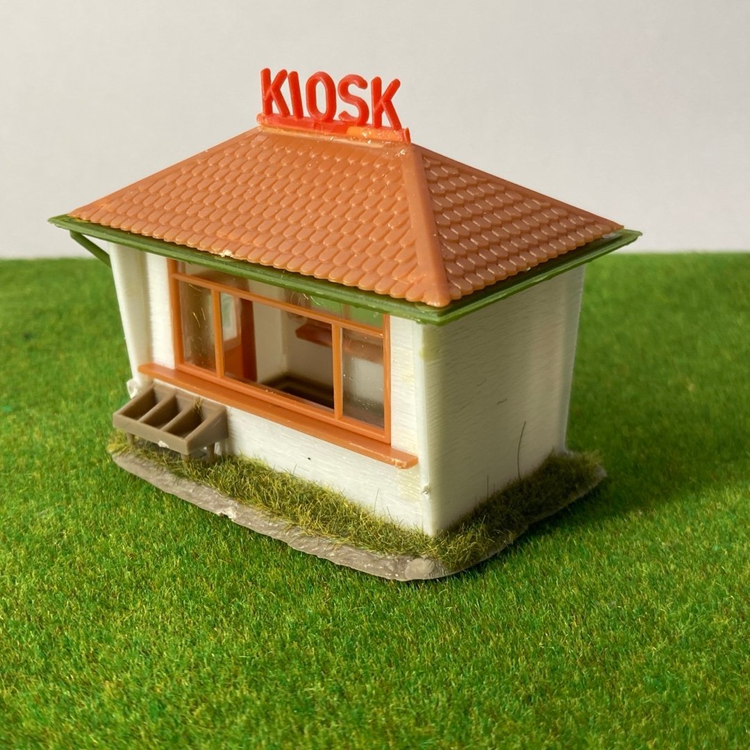 En övergiven kiosk! -HO | Köp på Tradera (711542375)